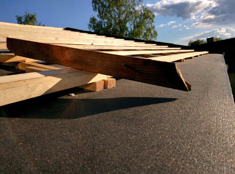 Hjälp - pågående takomläggning! Takfotsläkt och ventilation? | Byggahus.se