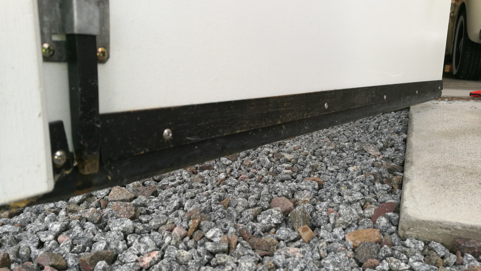 Slagport till garage , täta i nederkant | Byggahus.se