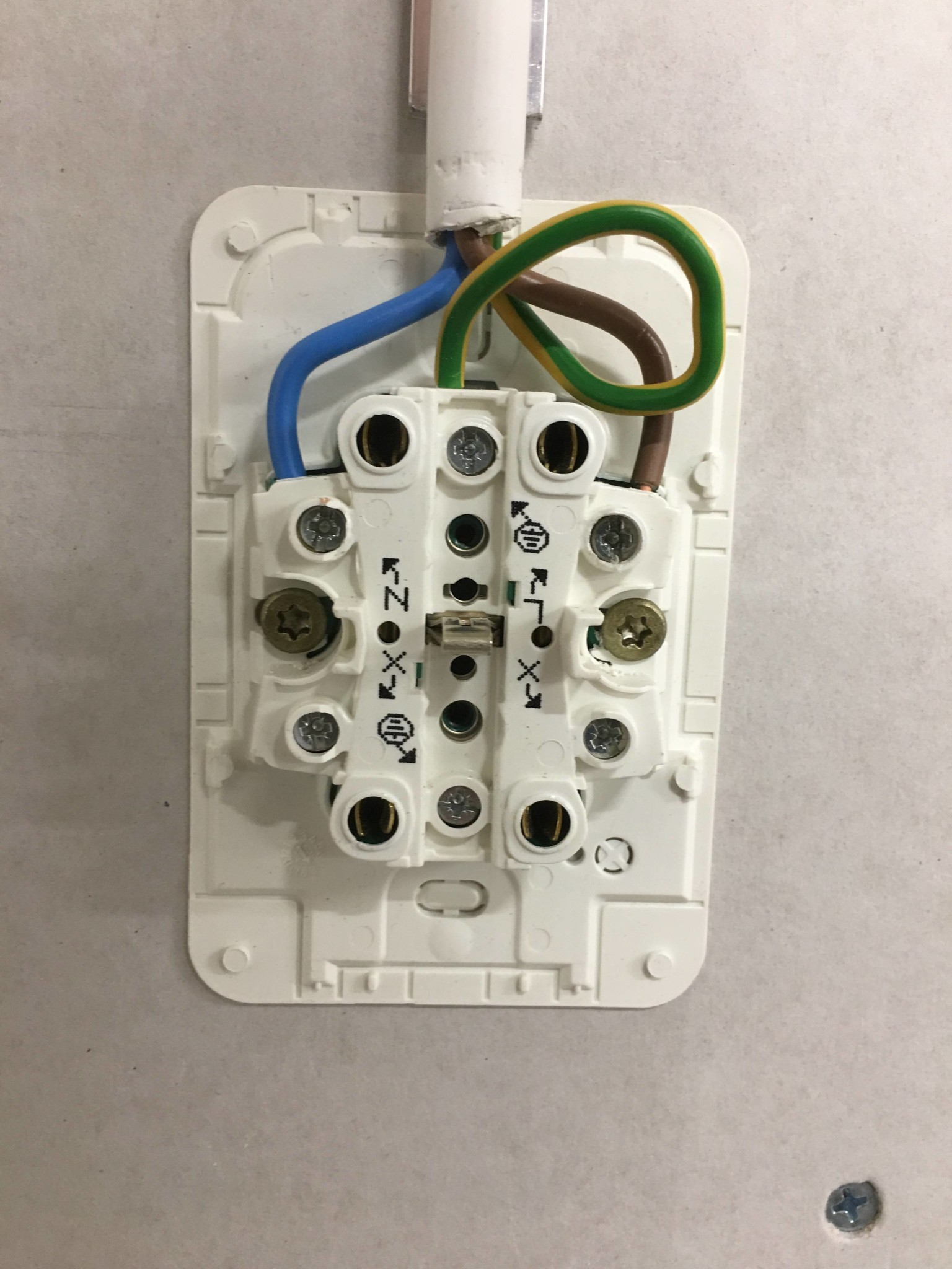 Enkel elritning till garaget, tankar på det? | Byggahus.se