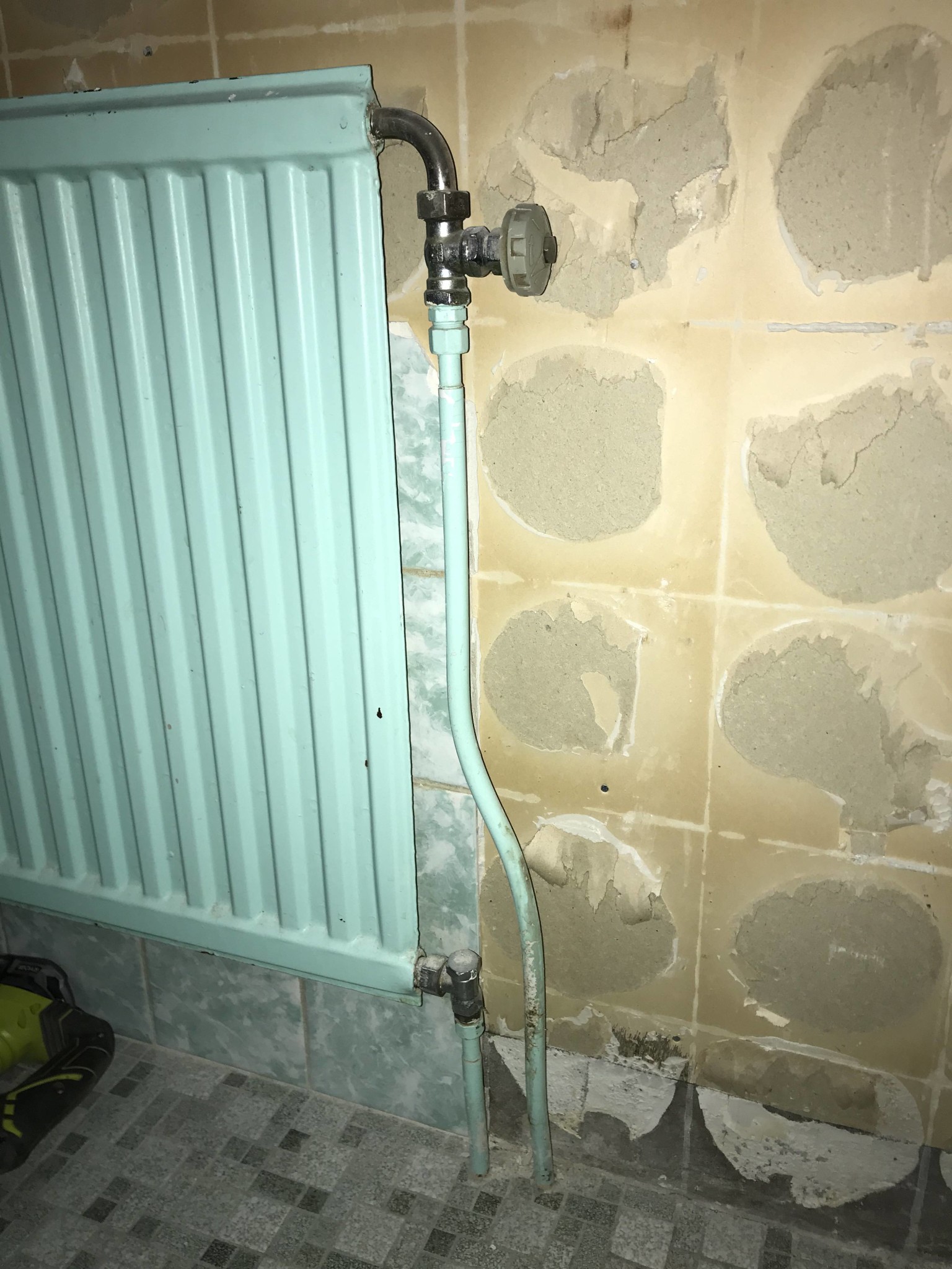 Vatten radiator var går vattnet in? | Byggahus.se