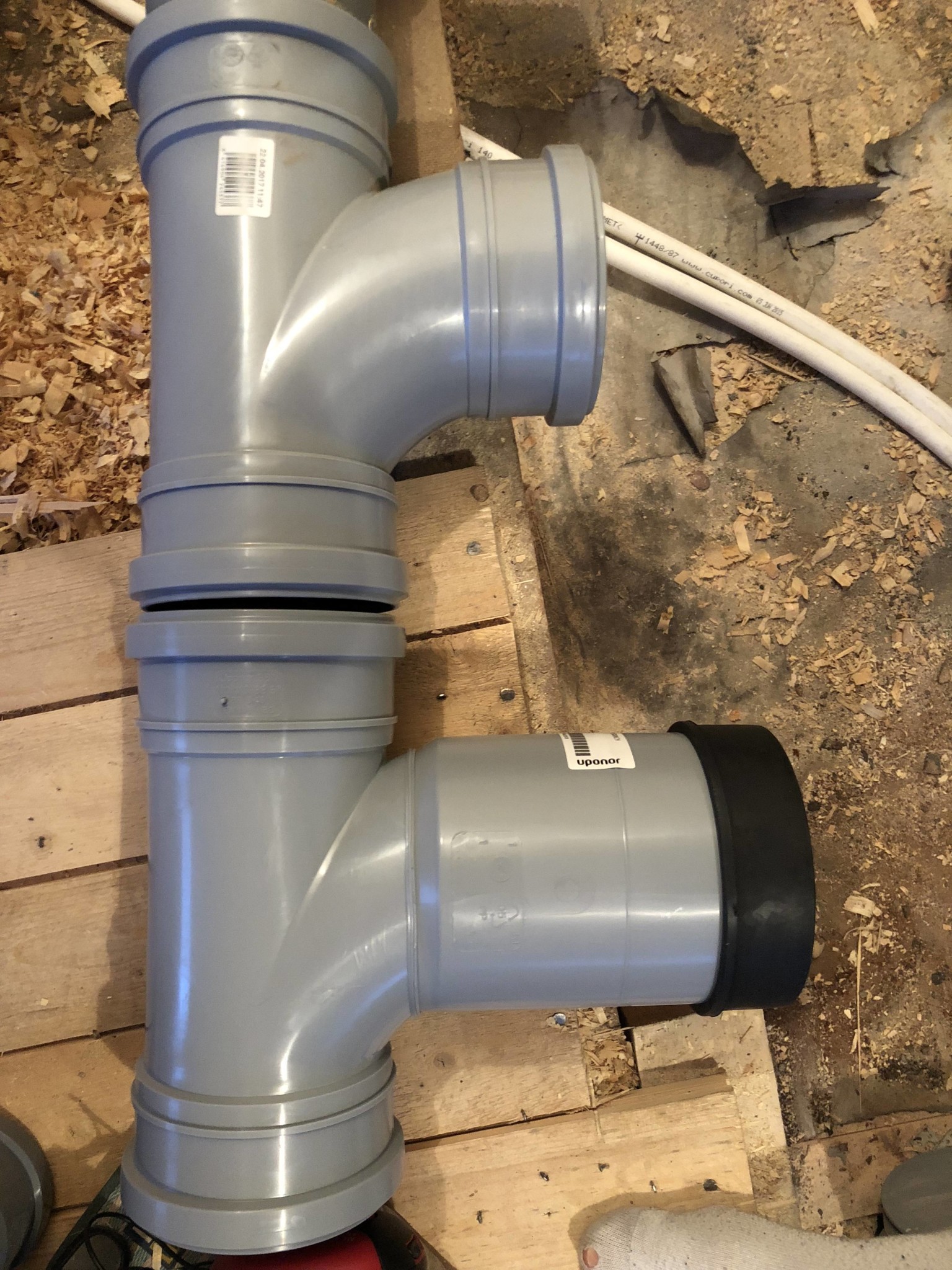 WC stos muffände 40mm över flytspackel | Byggahus.se