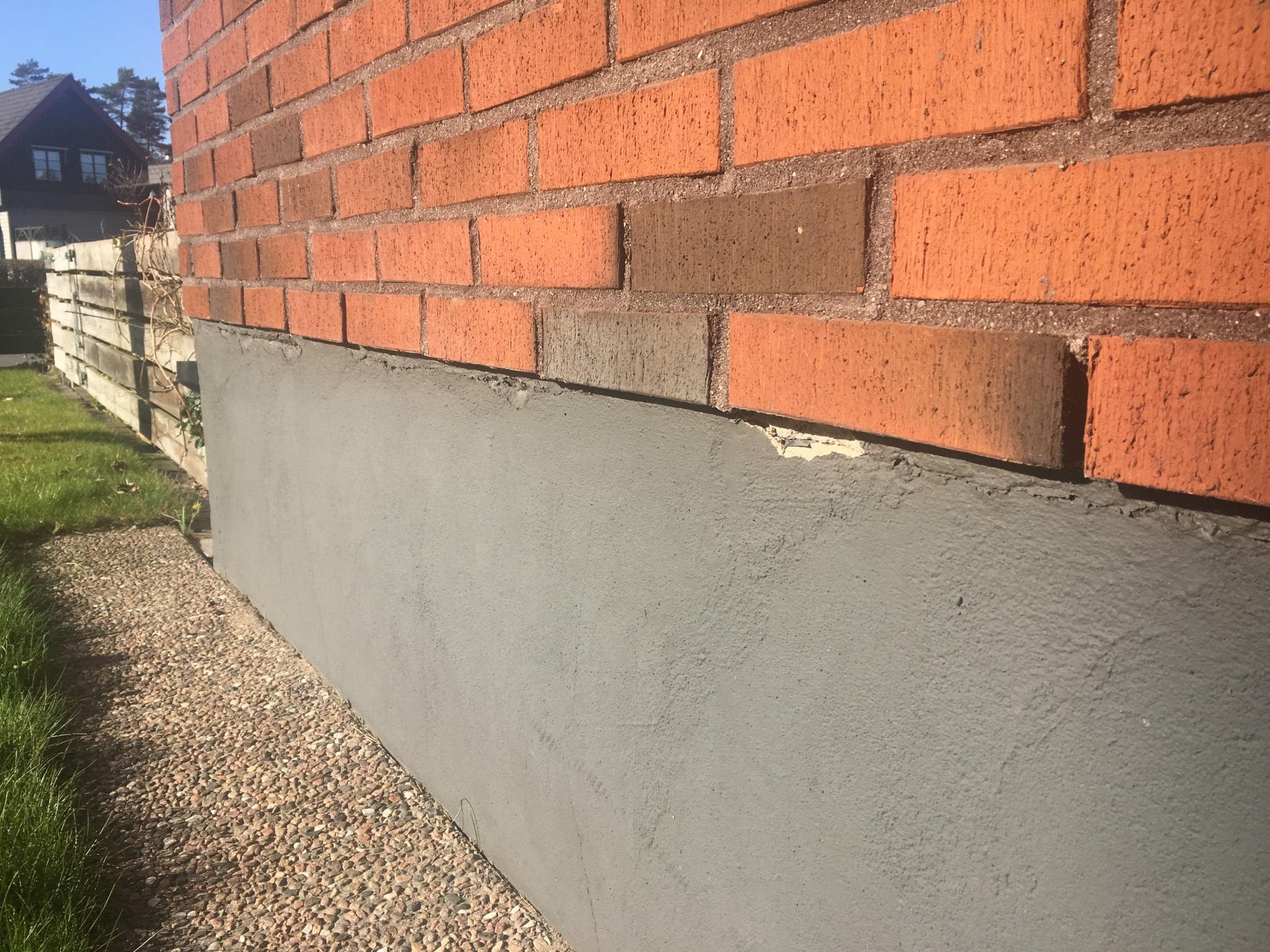 Spricka i sockel - bild | Byggahus.se