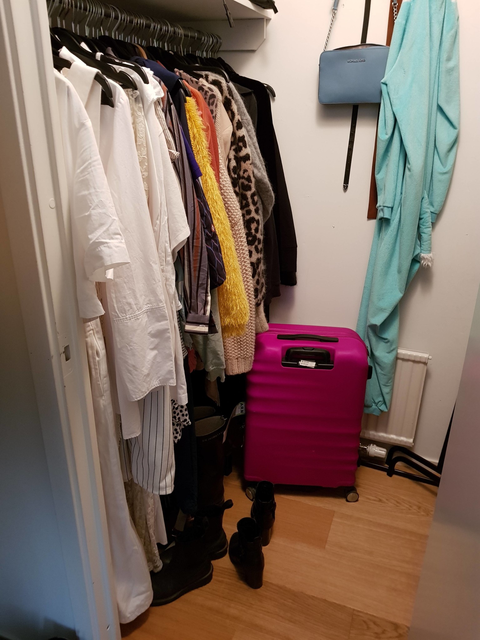 Bygga om liten walk-in closet | Byggahus.se