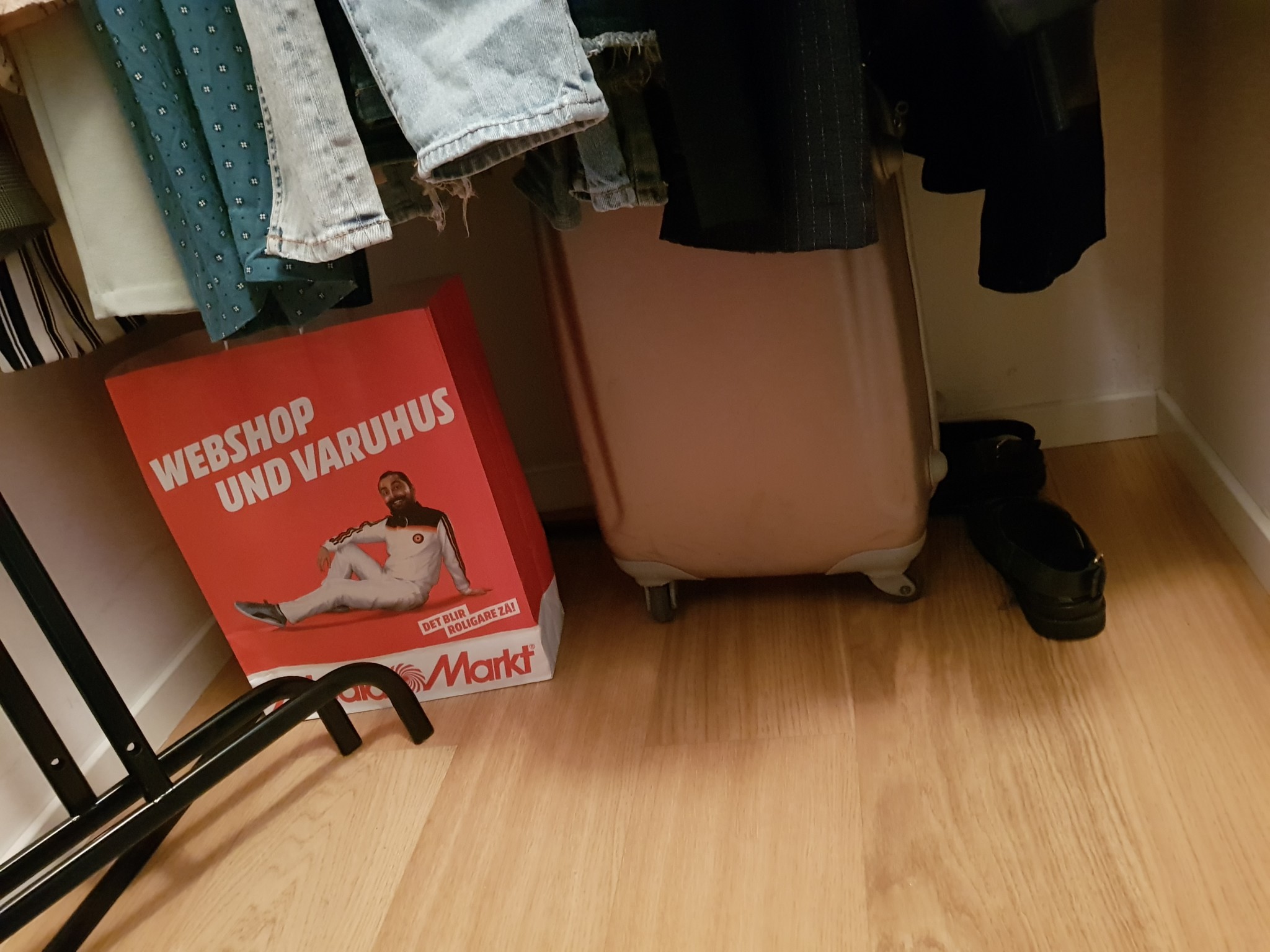 Bygga om liten walk-in closet | Byggahus.se