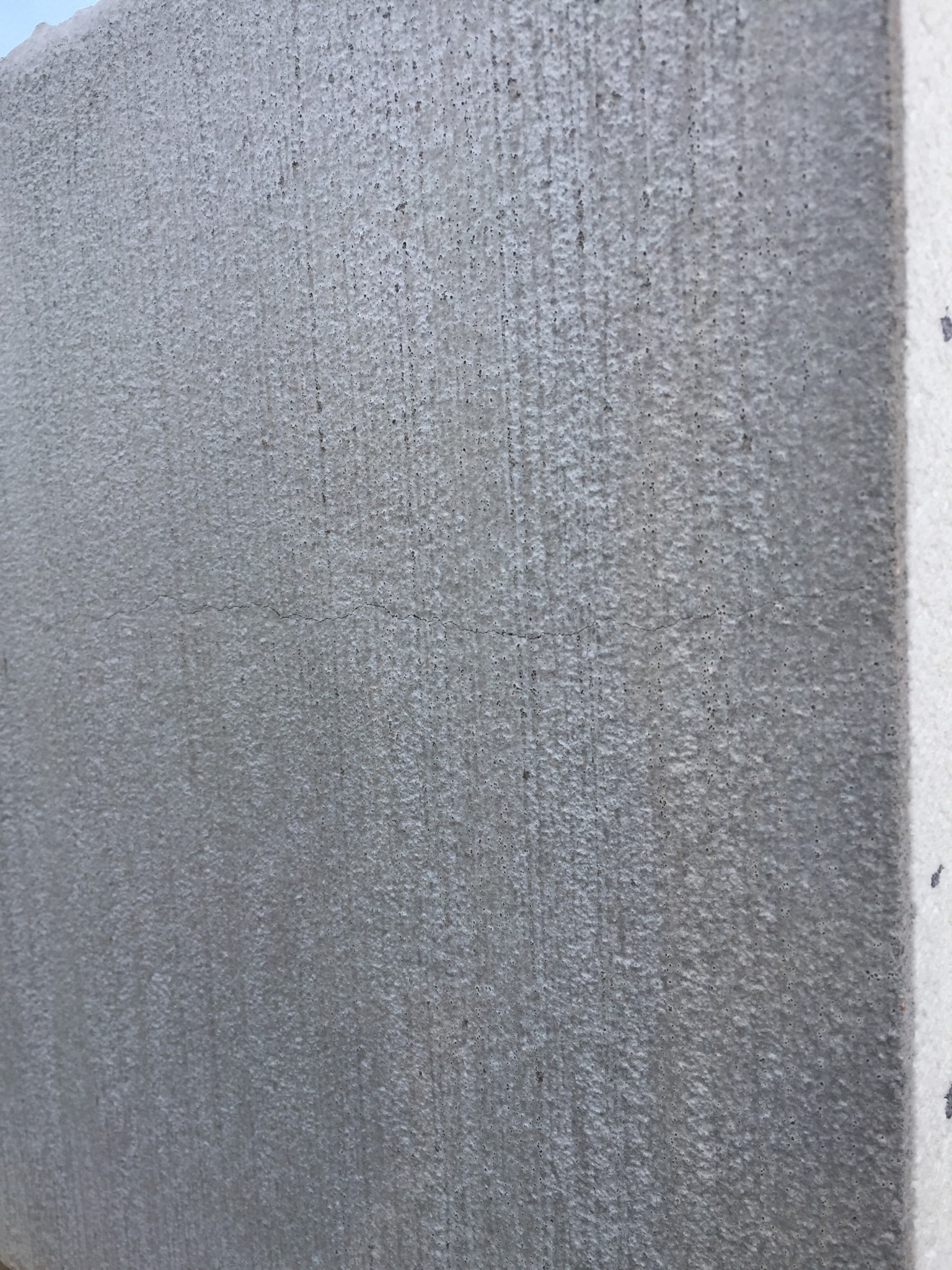 Sprickor på nya kantelement, normalt? | Byggahus.se