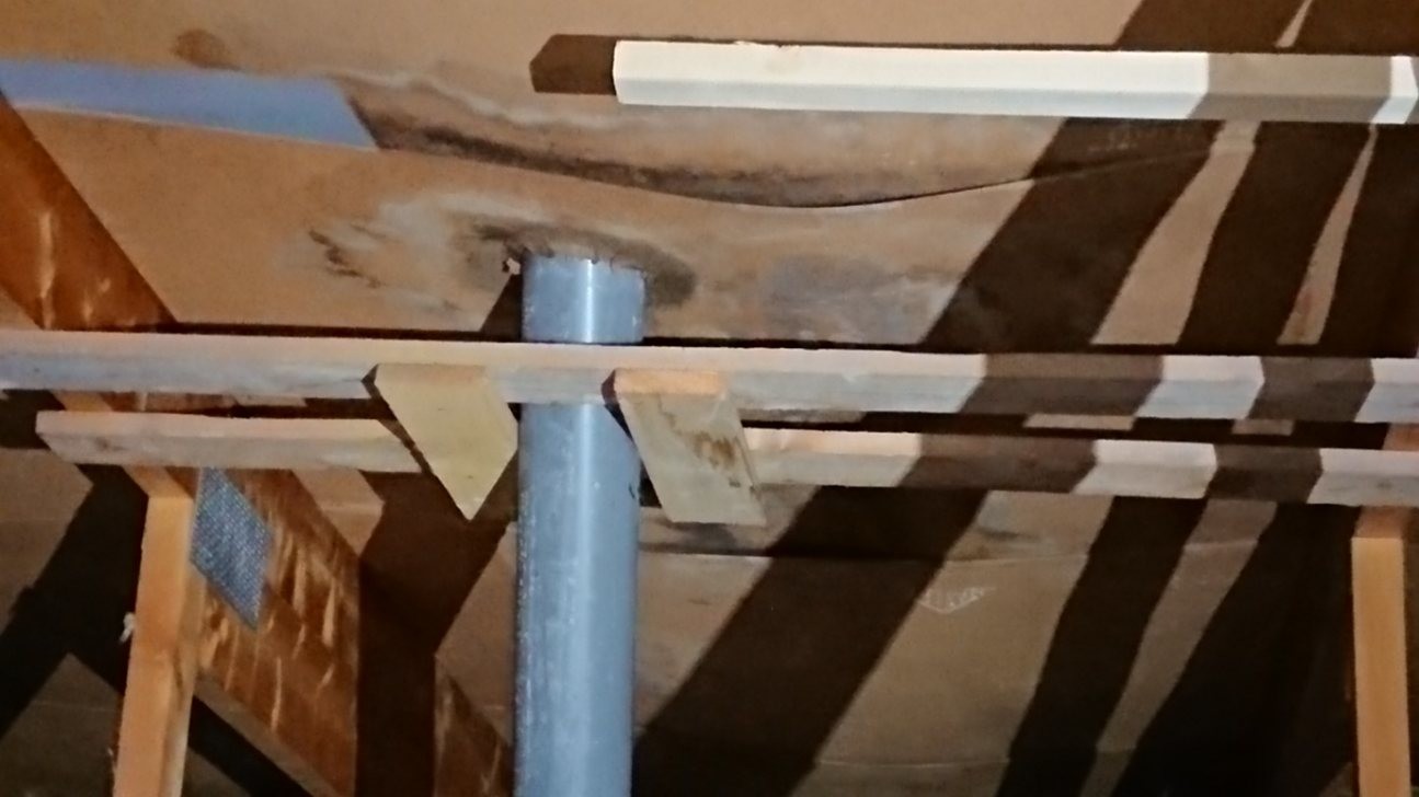 Fuktig masonit på vinden | Byggahus.se