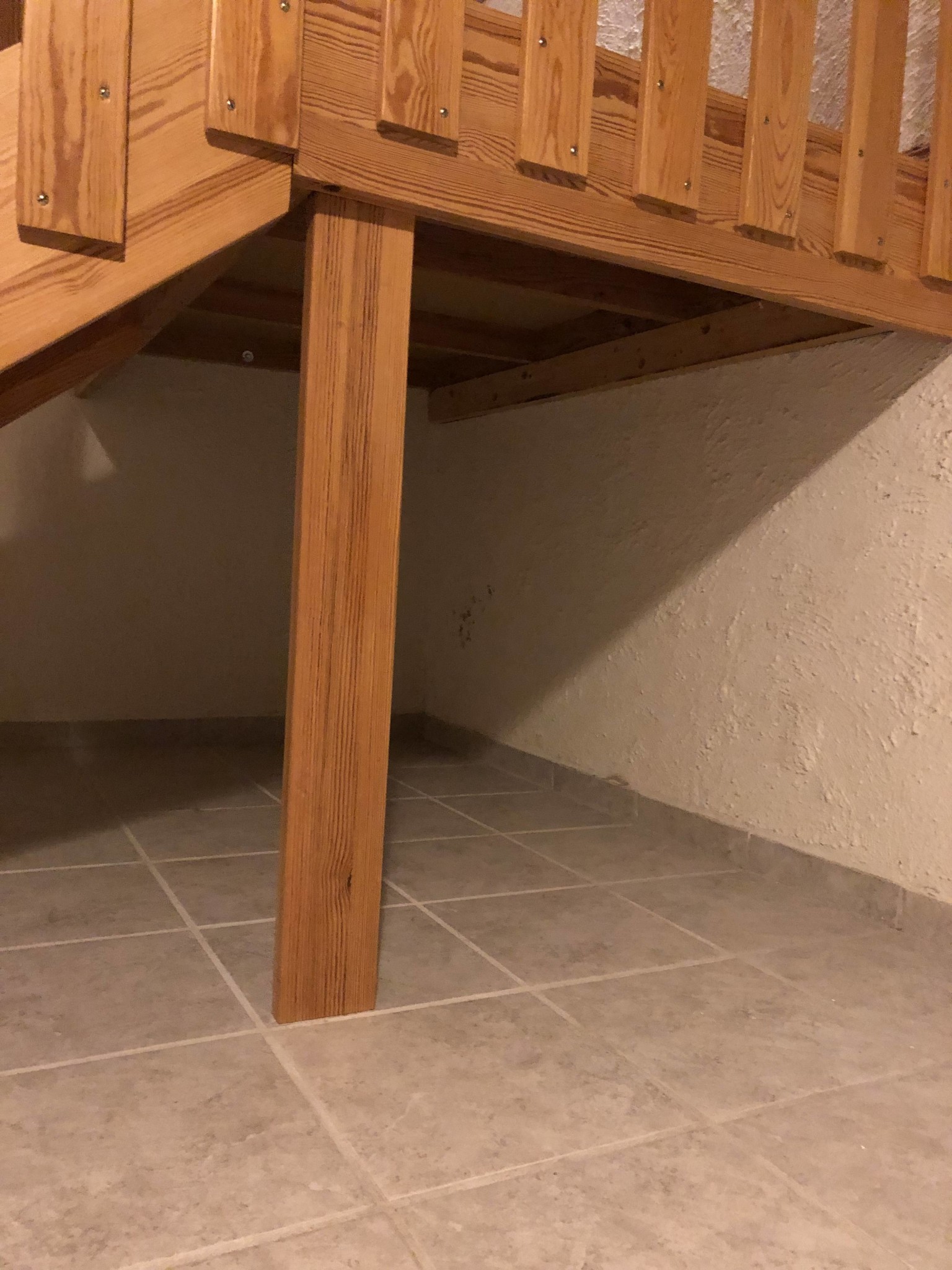 Hur är min trappa förankrad? Bilder | Byggahus.se