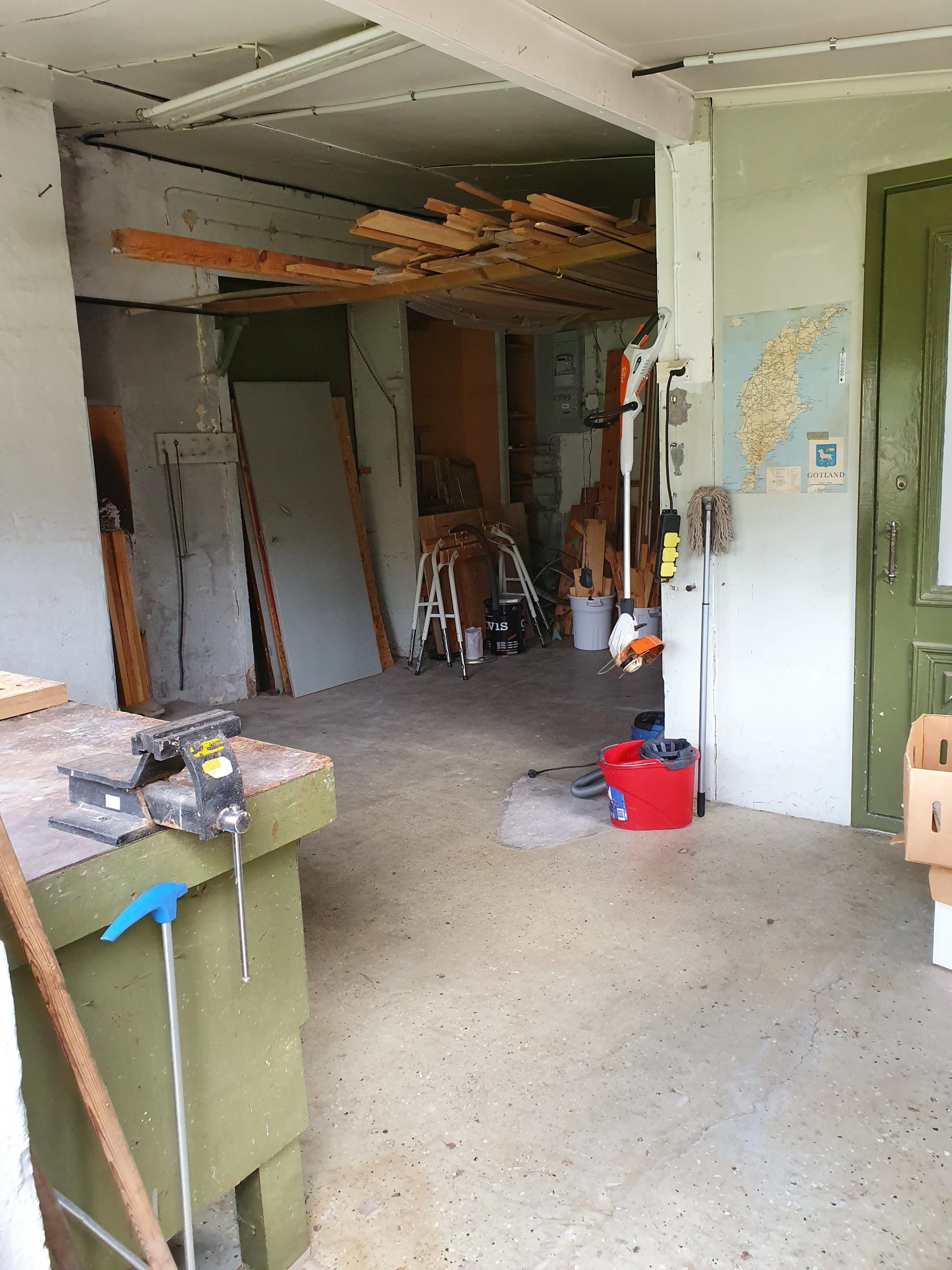 Bygga om verkstad/garage till gäststuga (val av golvkonstruktion ...