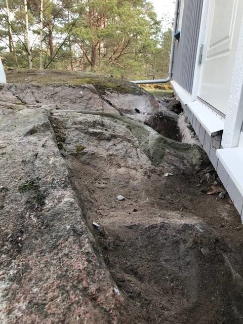 Stuga på berg med vatten i torpargrunden! | Byggahus.se