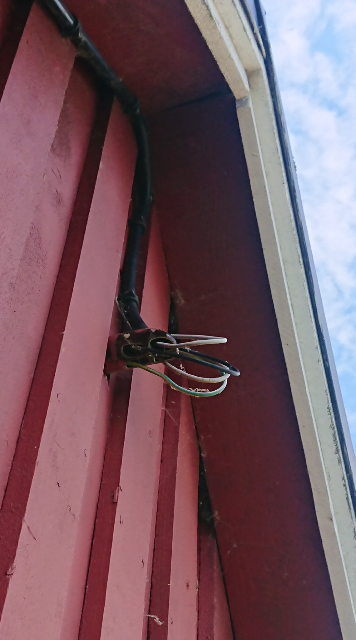 Servisledning på fasaden, hur ska det se ut? | Byggahus.se