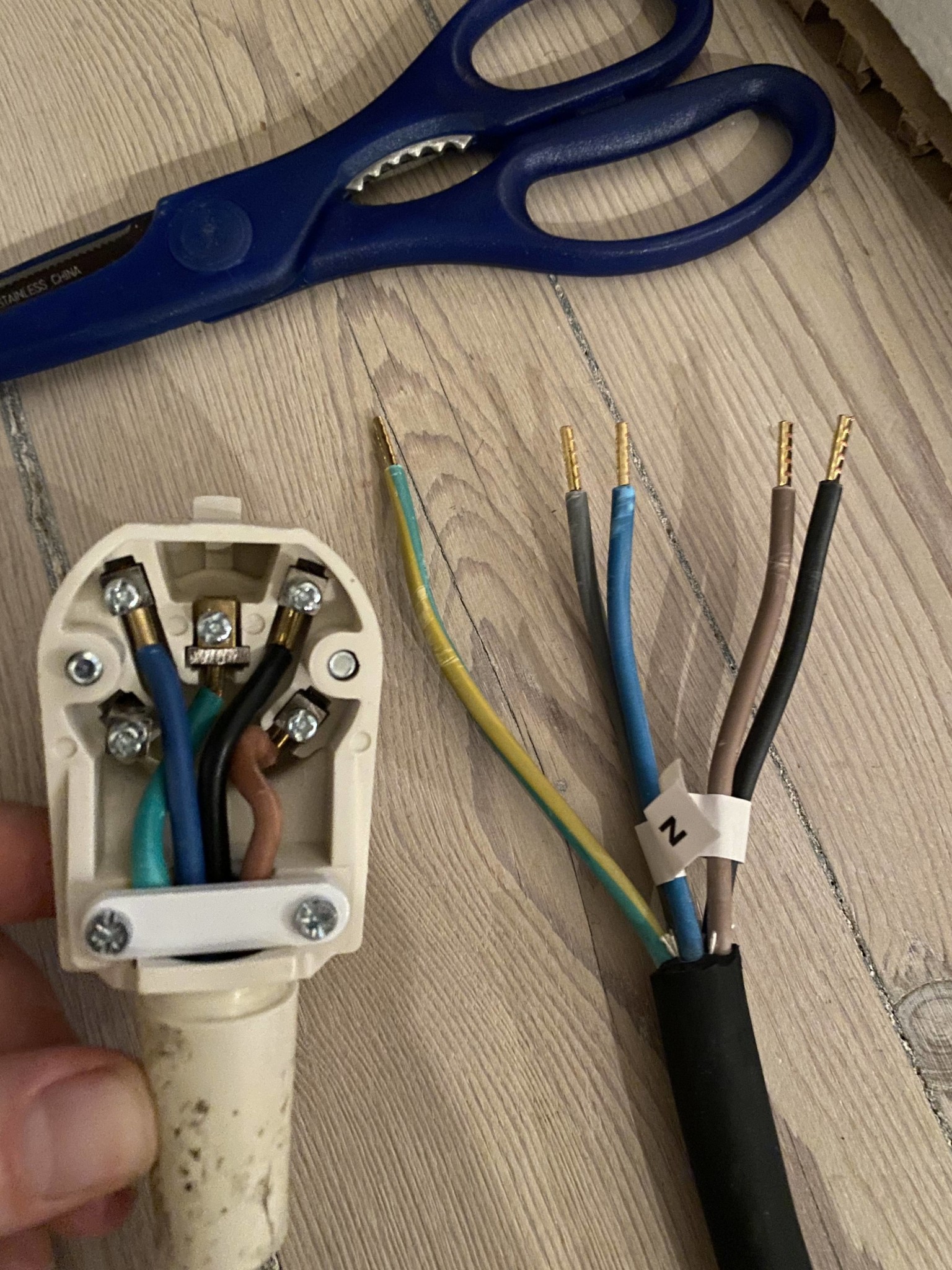 3-fas eluttag spis: 5sladd (?) istället för 4 (gamla) | Byggahus.se