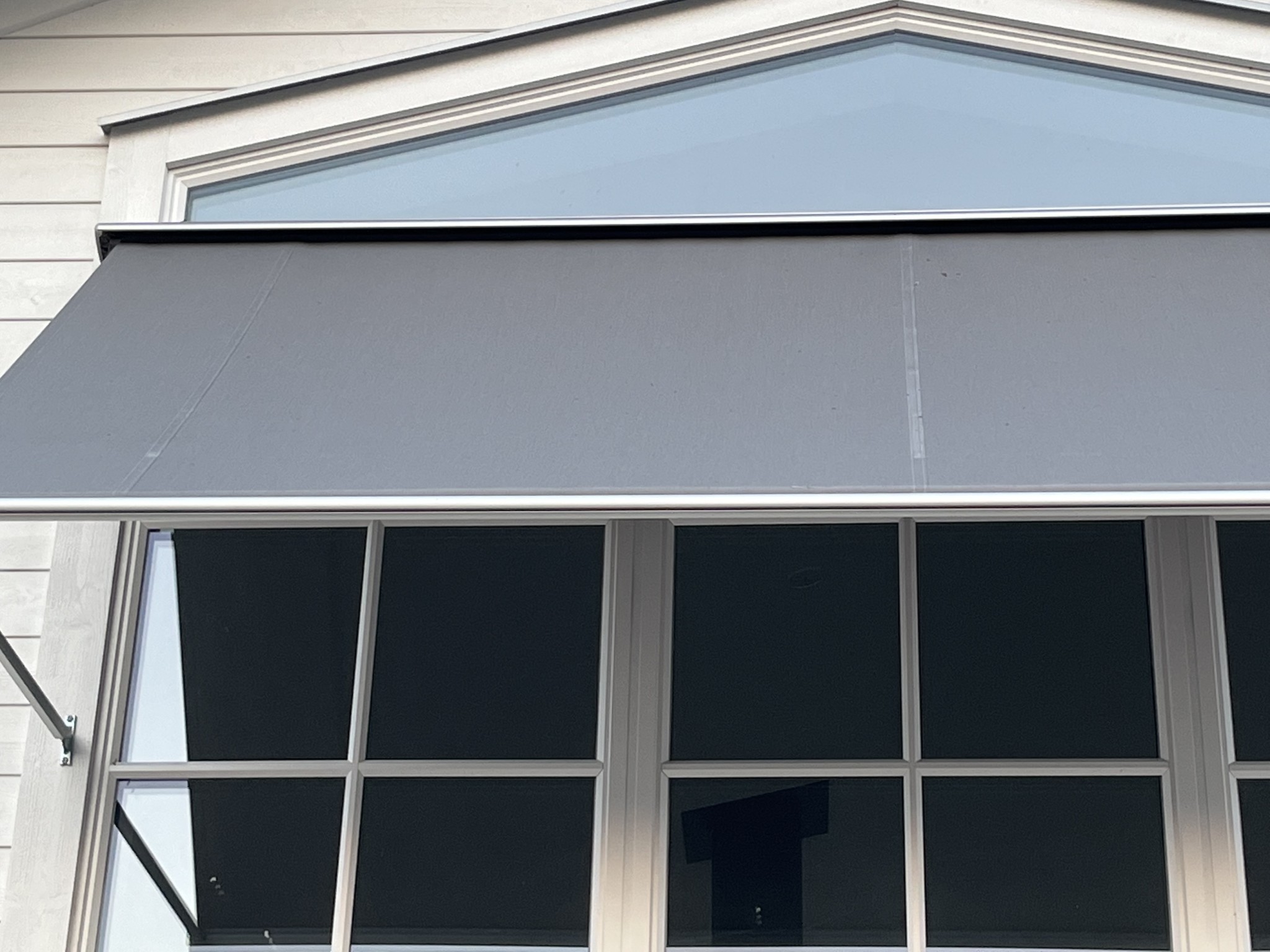 Solblekt markis, reklamation eller ej? | Byggahus.se