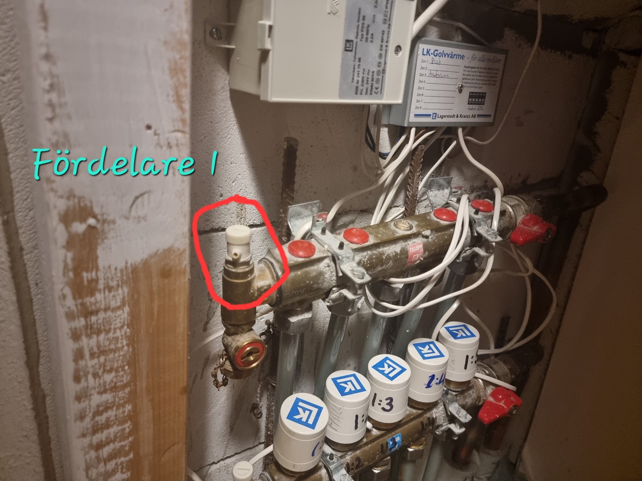 Att avlufta golvvärmefördelare | Byggahus.se