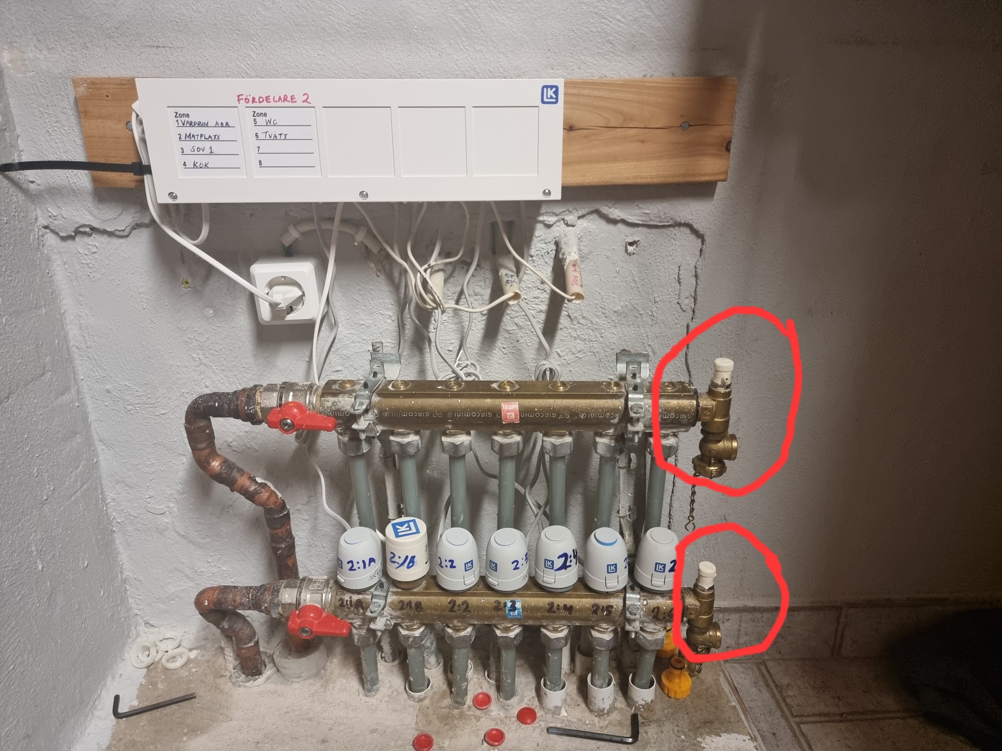 Att avlufta golvvärmefördelare | Byggahus.se