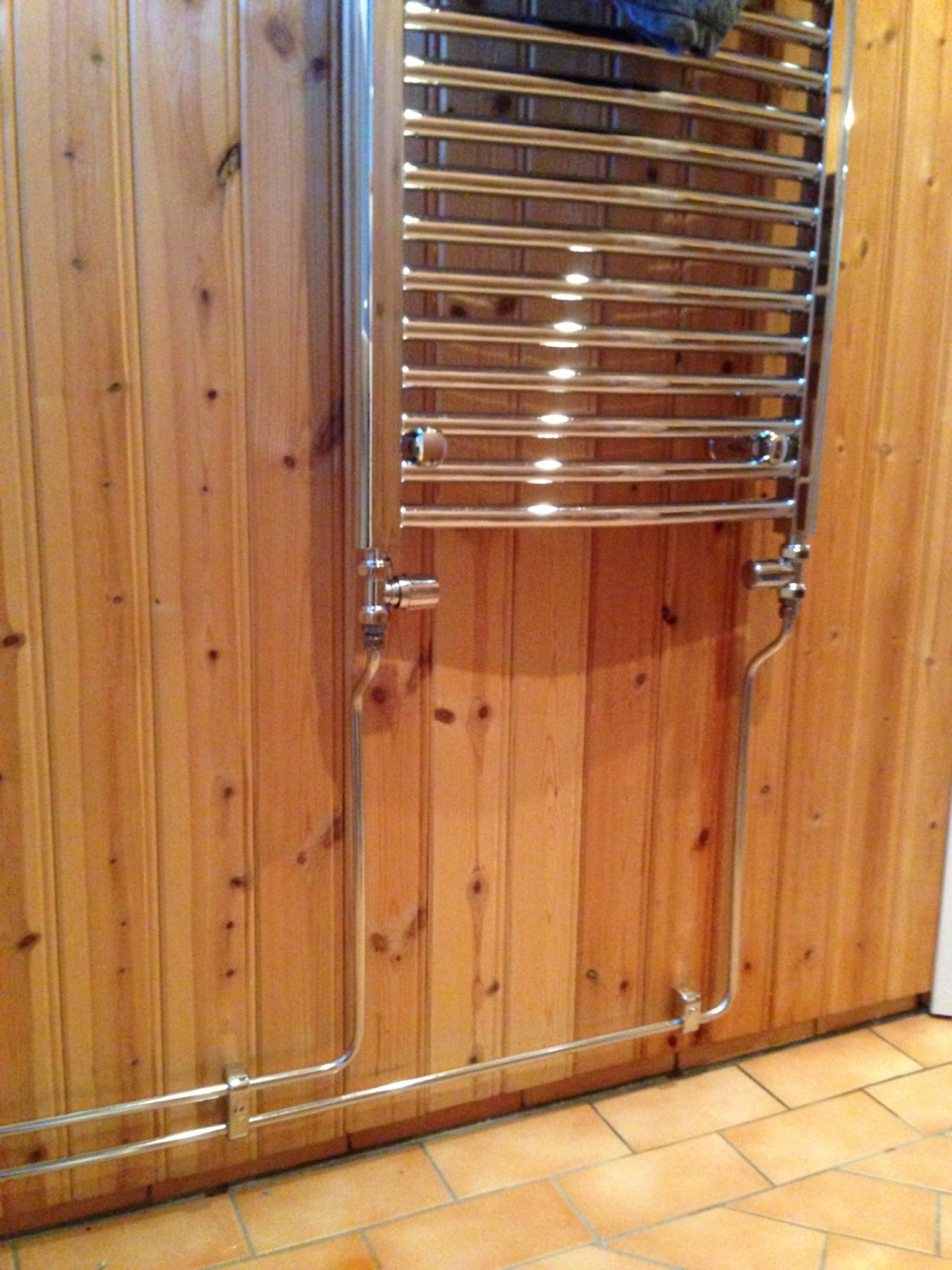 Bocka rör så att de passar mot radiator | Byggahus.se