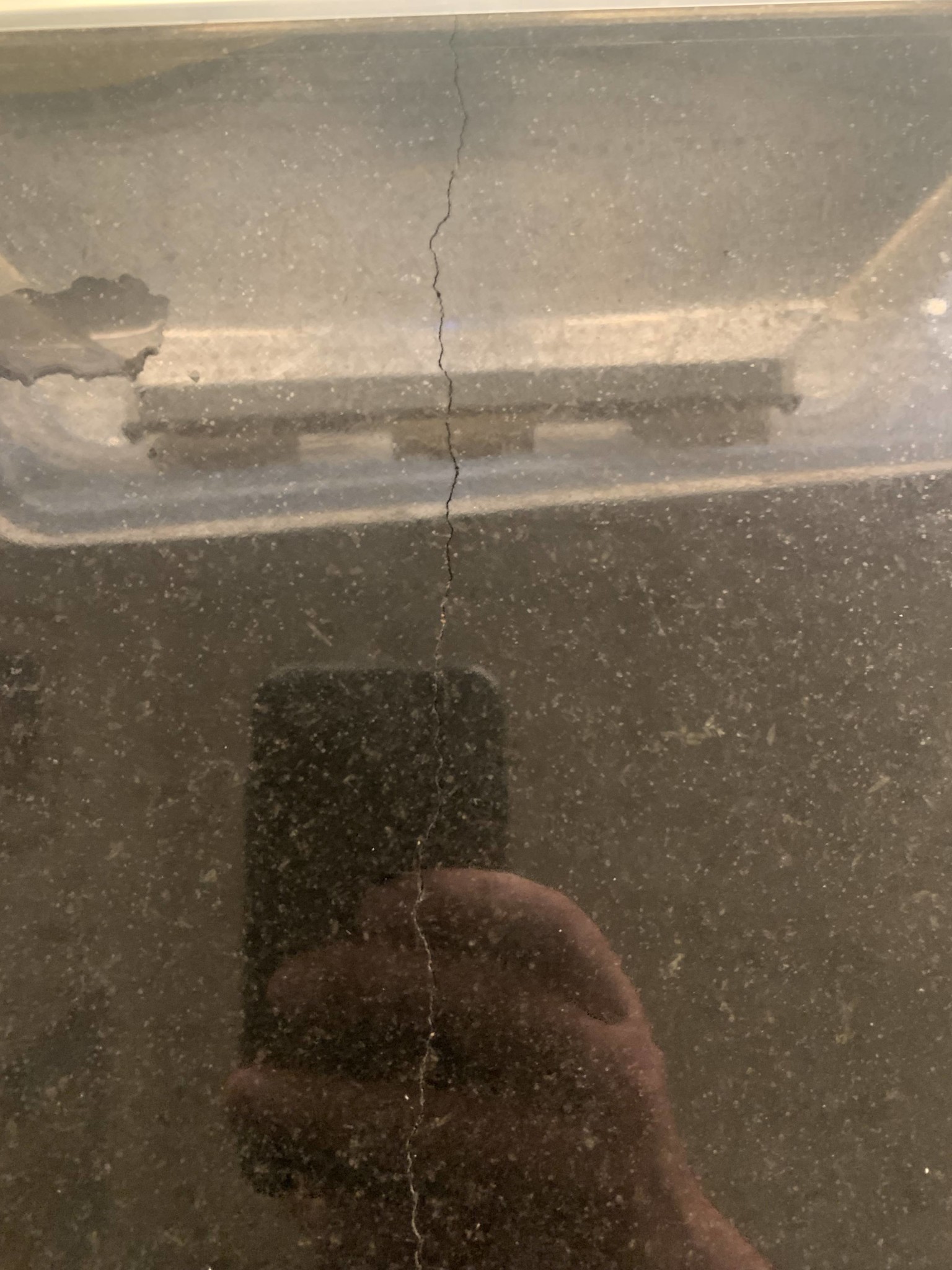 Laga/dölja spricka i granitskiva | Byggahus.se