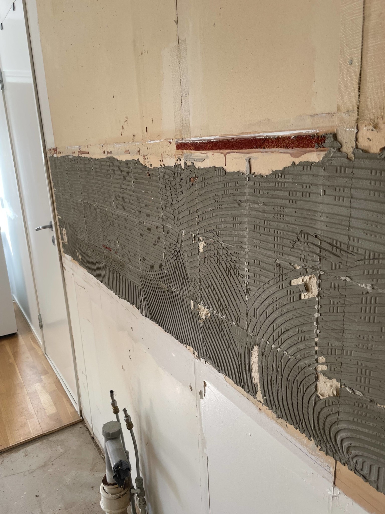 Är det asbest i kakelfix/kakelfog? Se bilder | Byggahus.se