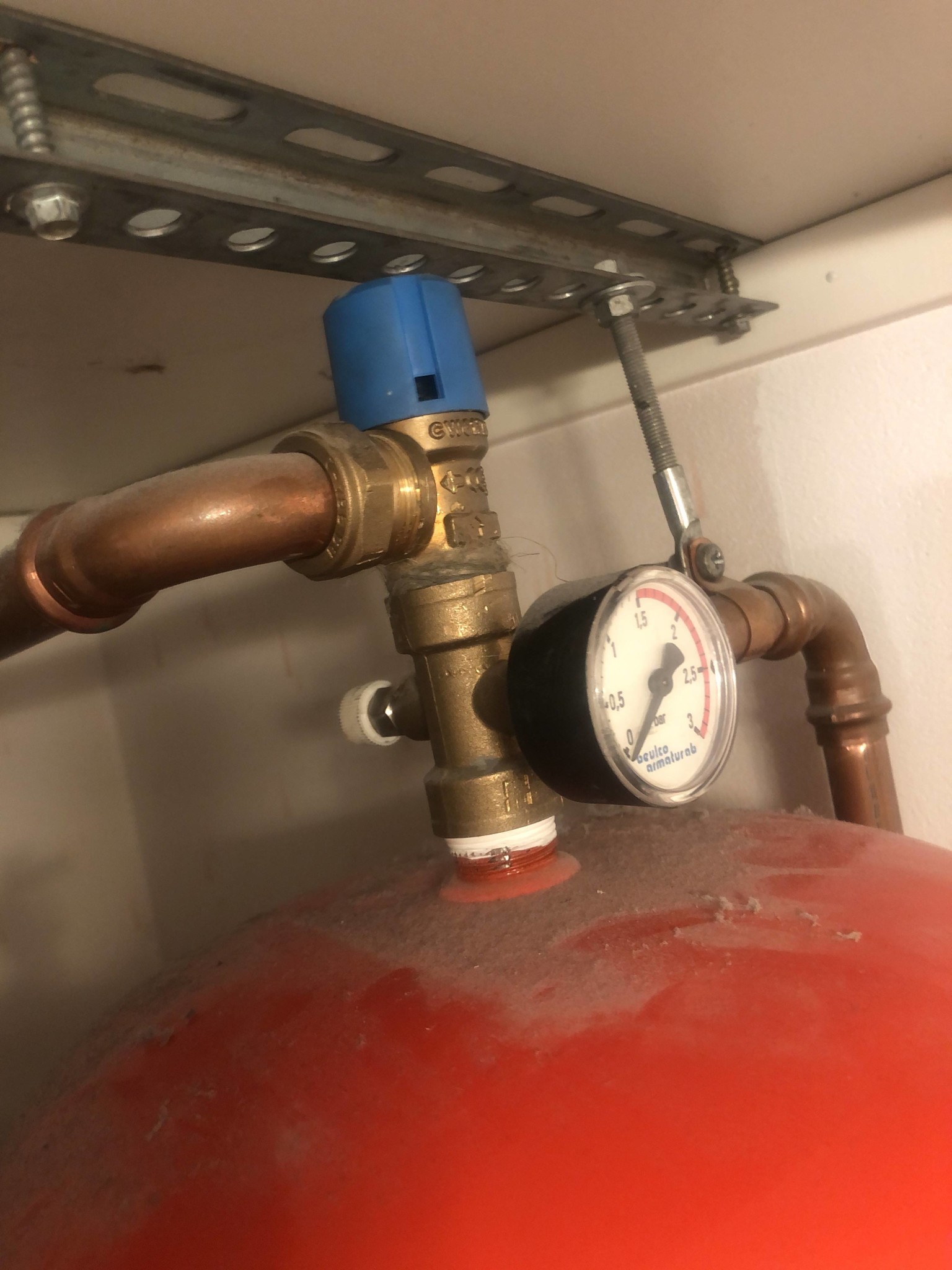 Hur hittar jag påfyllningsventilen? | Byggahus.se