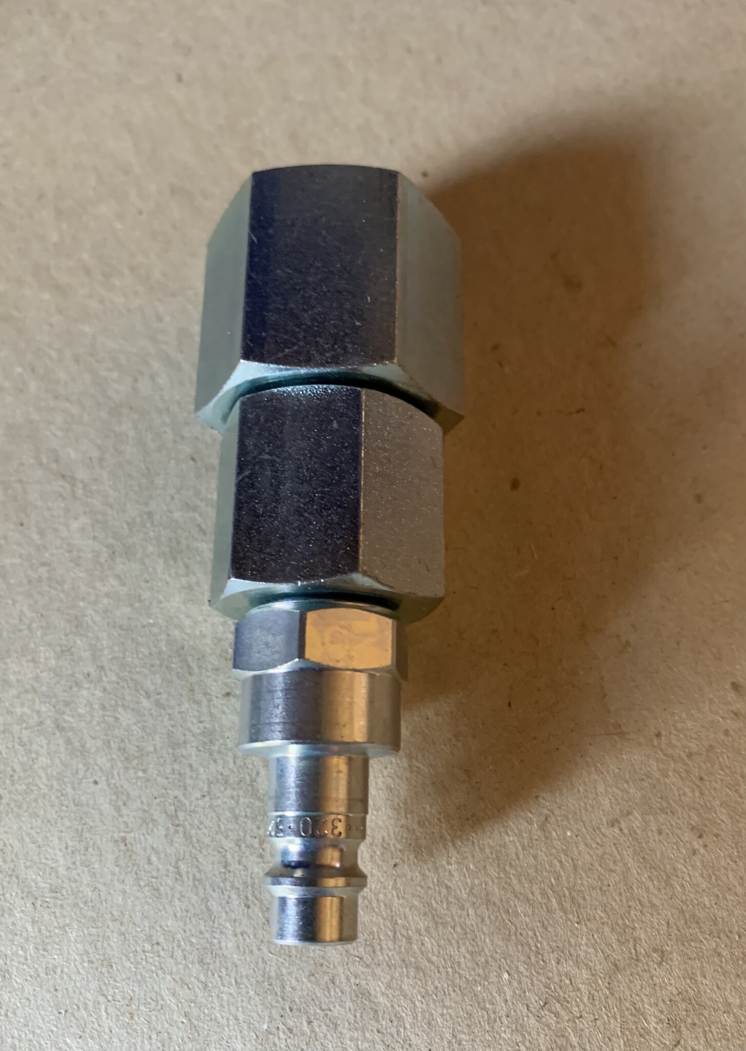 Behöver ett gängat munstycke för tryckluft in i hydrofor | Byggahus.se