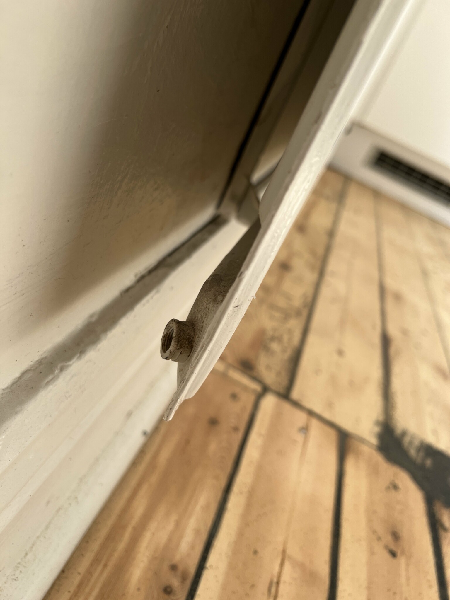 Saknas en bult till element | Byggahus.se