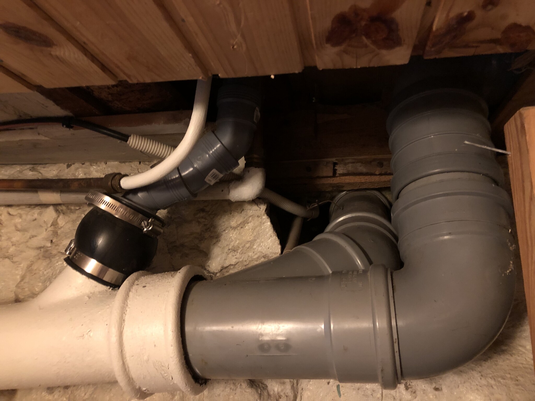 Dålig lukt från avloppets avluftning | Byggahus.se