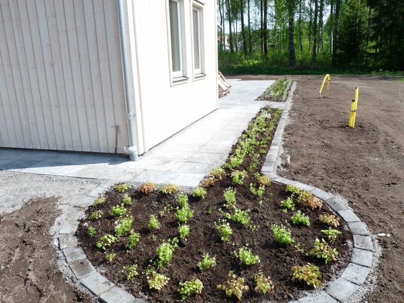 Rama in rabatter med sten. Vad ska vi ha för sten? | Byggahus.se