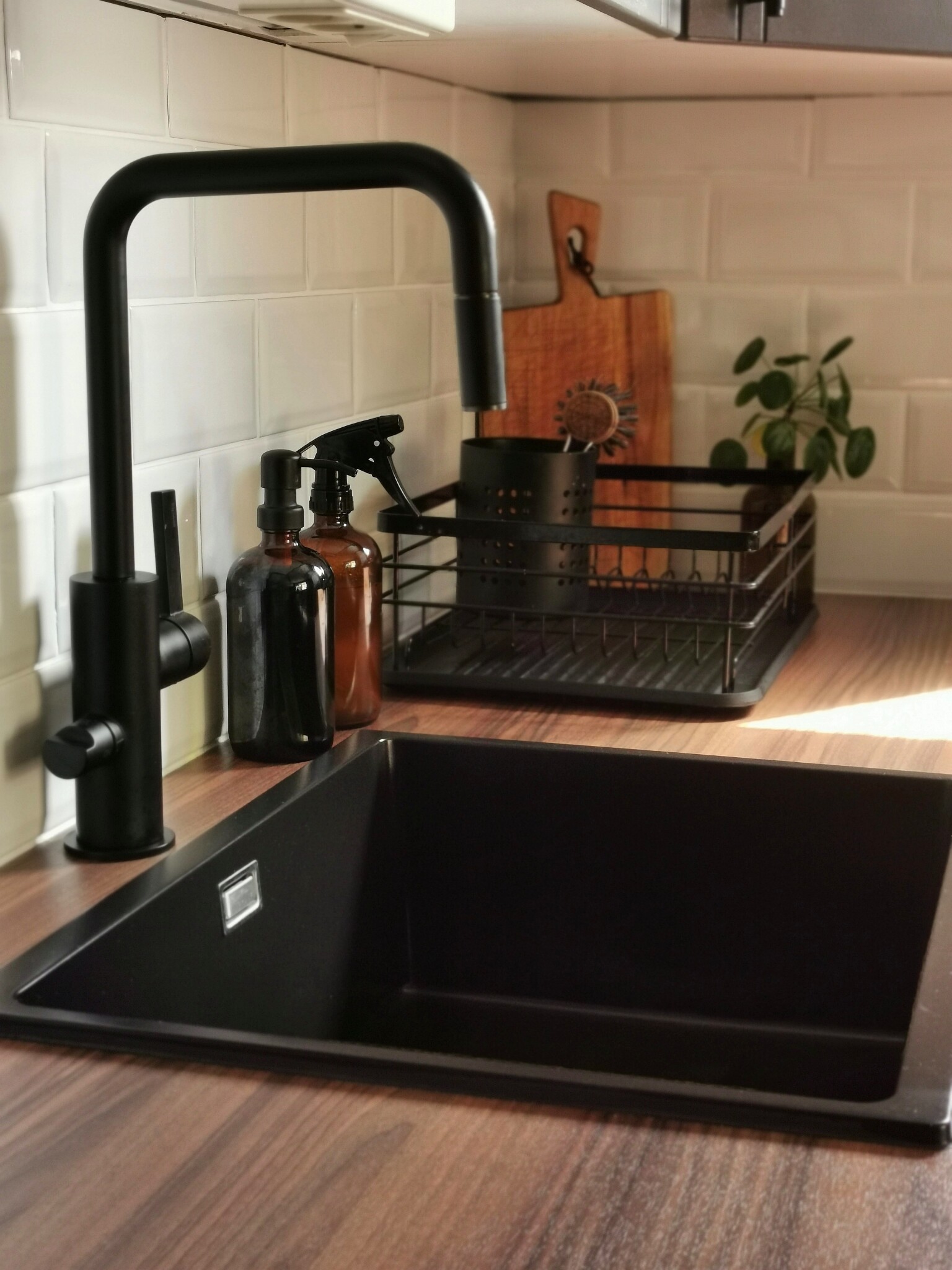 Diskho med hål för blandare | Byggahus.se