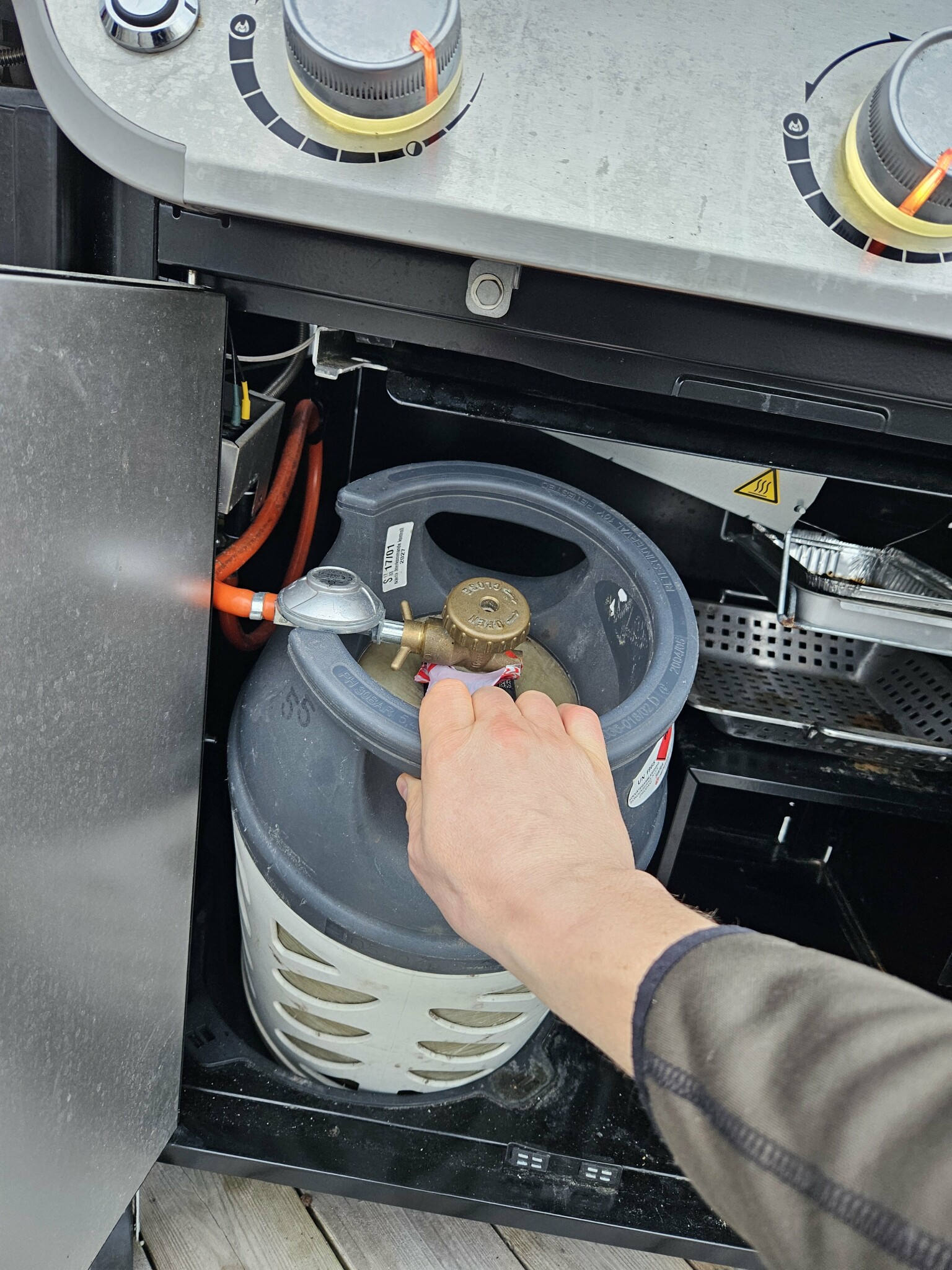 Vilken gasoltub till en Weber Genesis E-335 | Byggahus.se