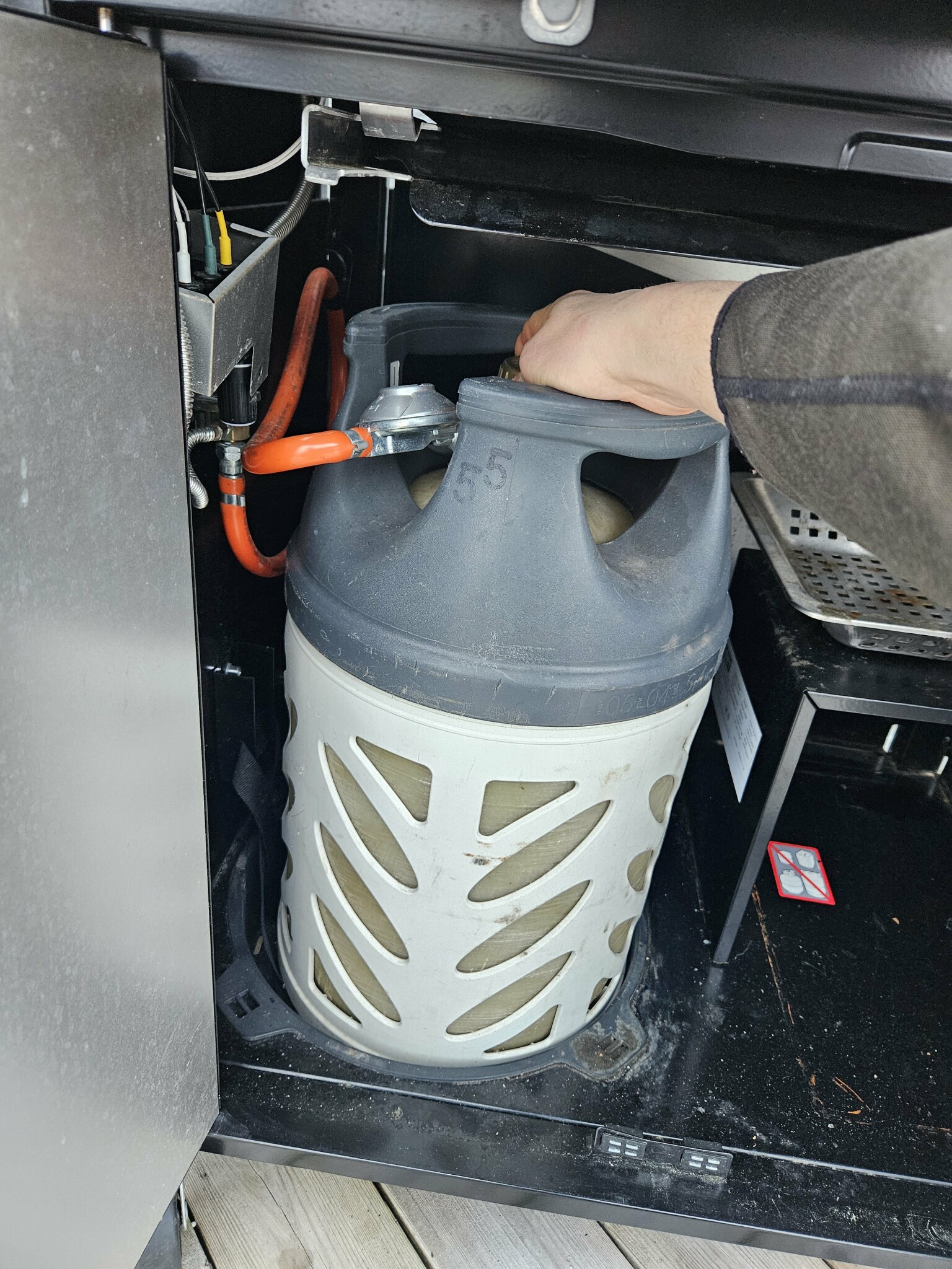 Vilken gasoltub till en Weber Genesis E-335 | Byggahus.se