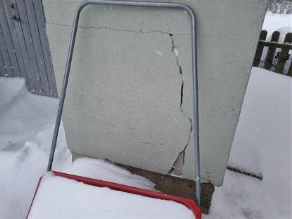 Spricka i putsad garagefasad | Byggahus.se