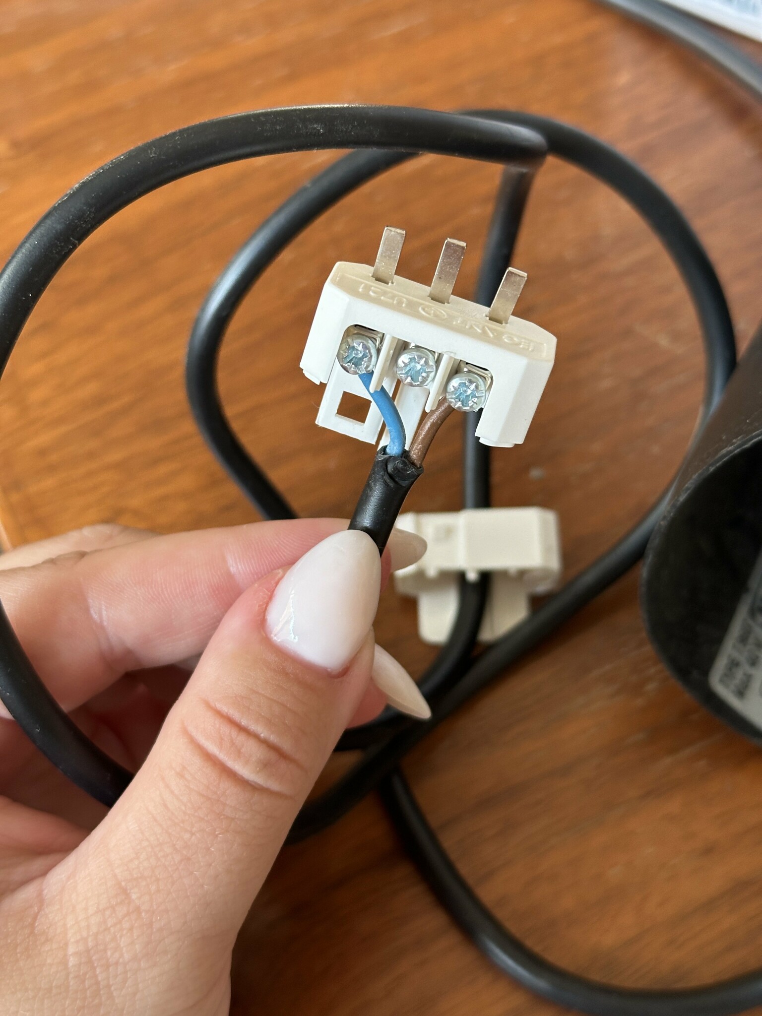 Hur kopplar jag lampa till taket? | Byggahus.se