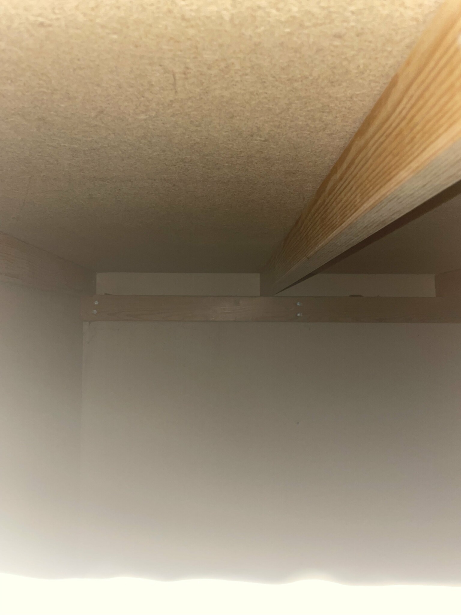 Hur bygga lucka till utrymme under trapp? | Byggahus.se