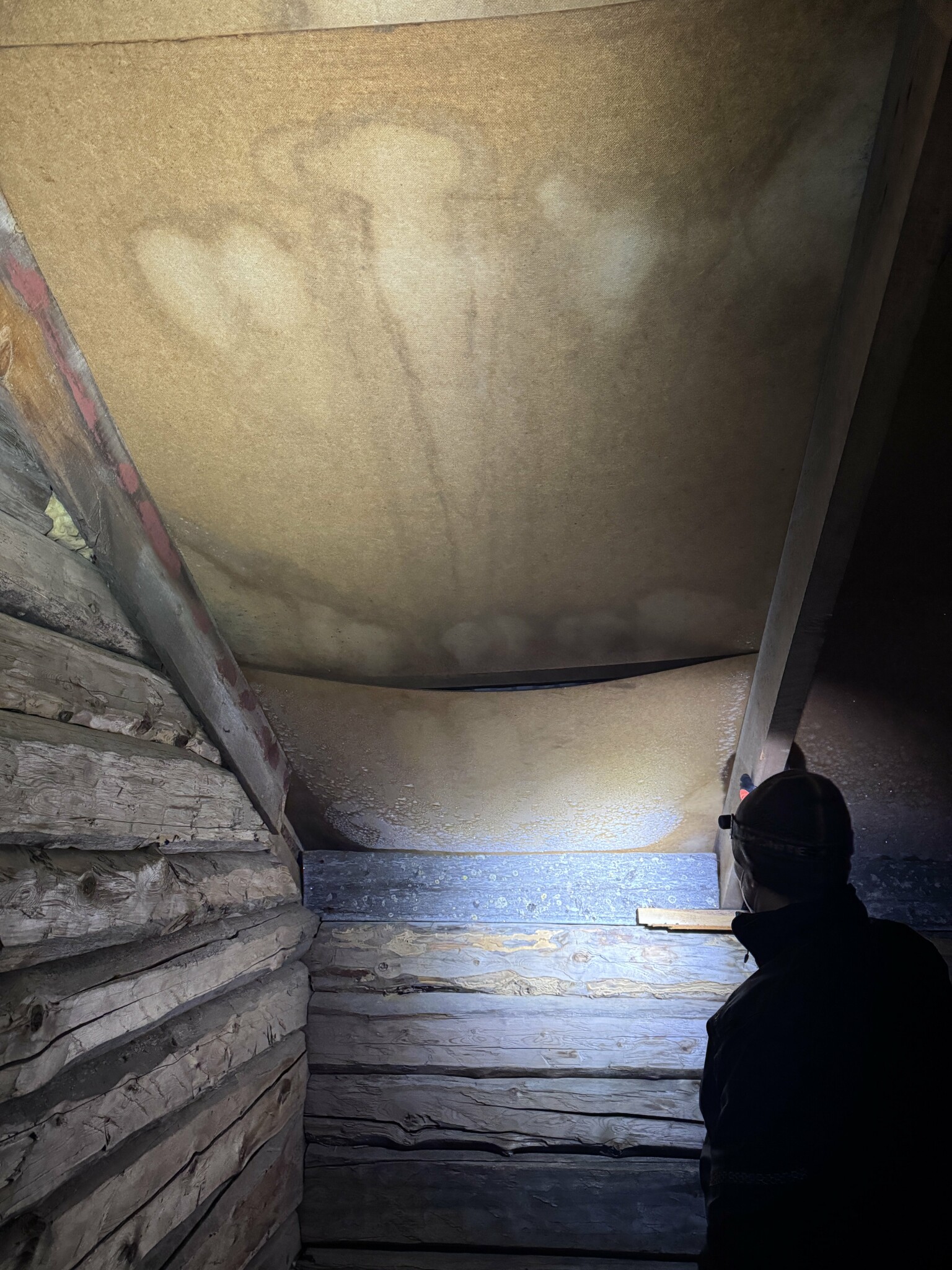 Inreda ovanvåning- Isolera tak med underlagstak i masonit | Byggahus.se