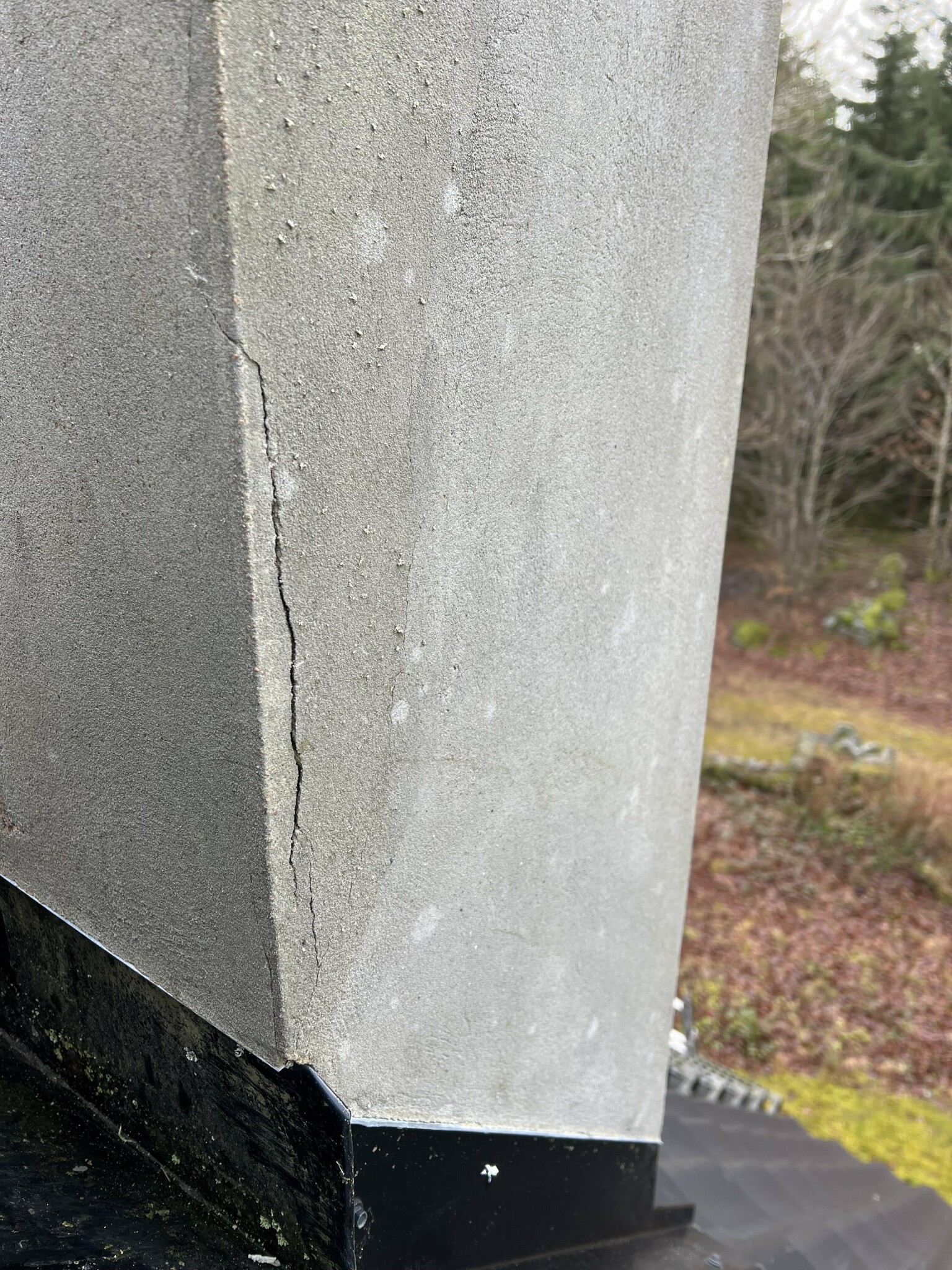 Spricka i putsad skorsten | Byggahus.se