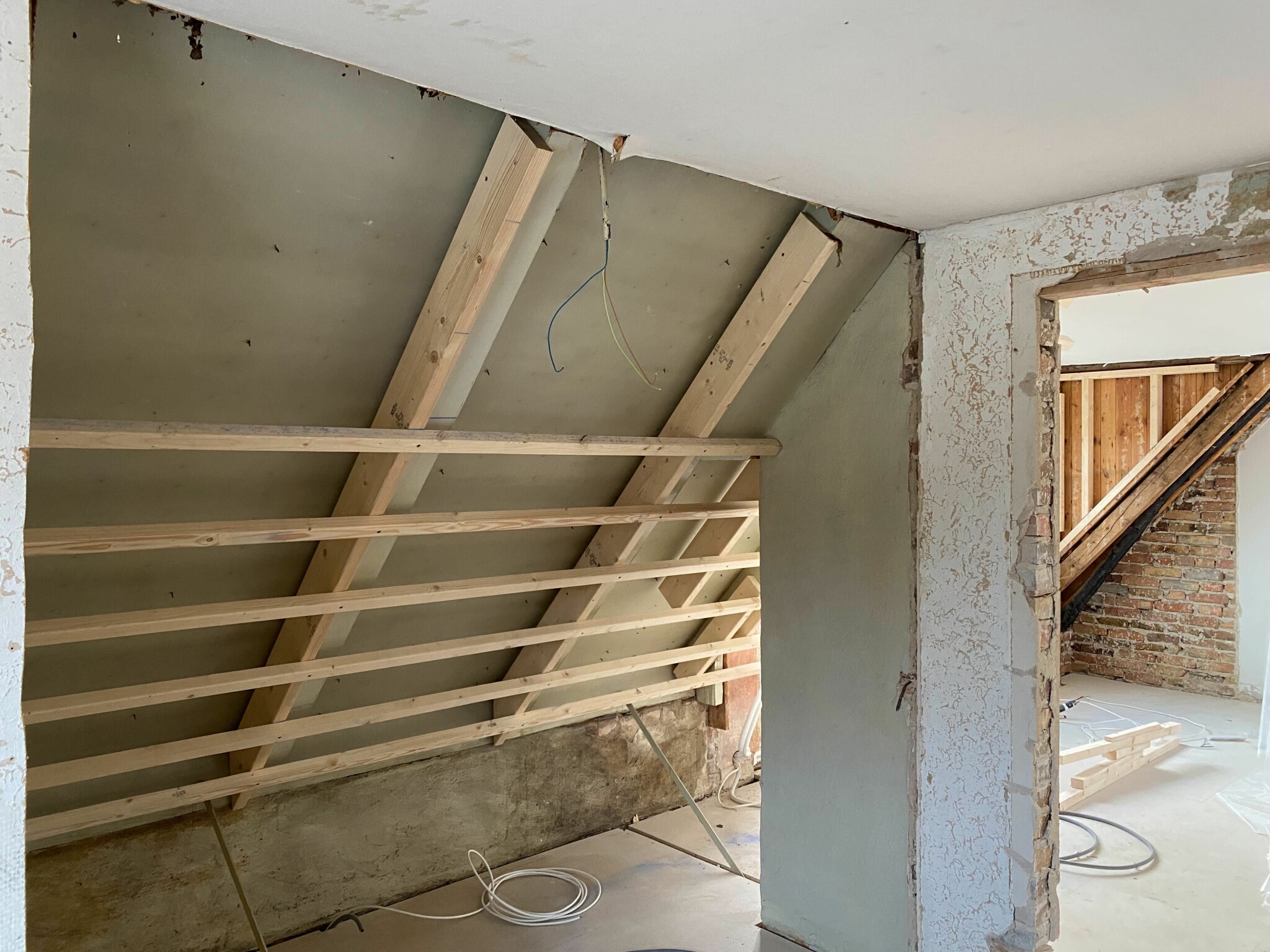 Isolera snedtak och kallvind | Byggahus.se