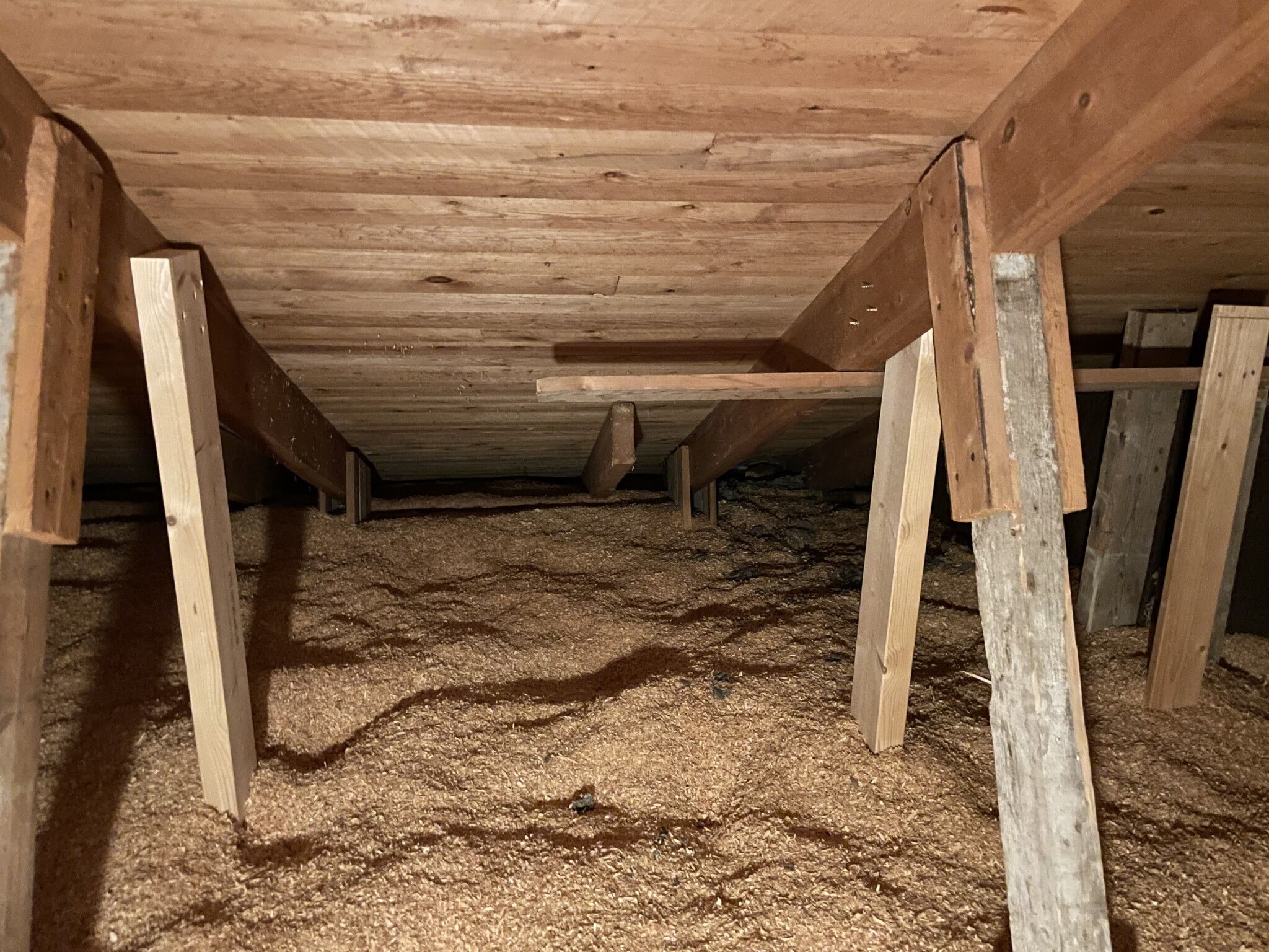 Isolera vind utmed tak-/väggvinkel - risker? | Byggahus.se