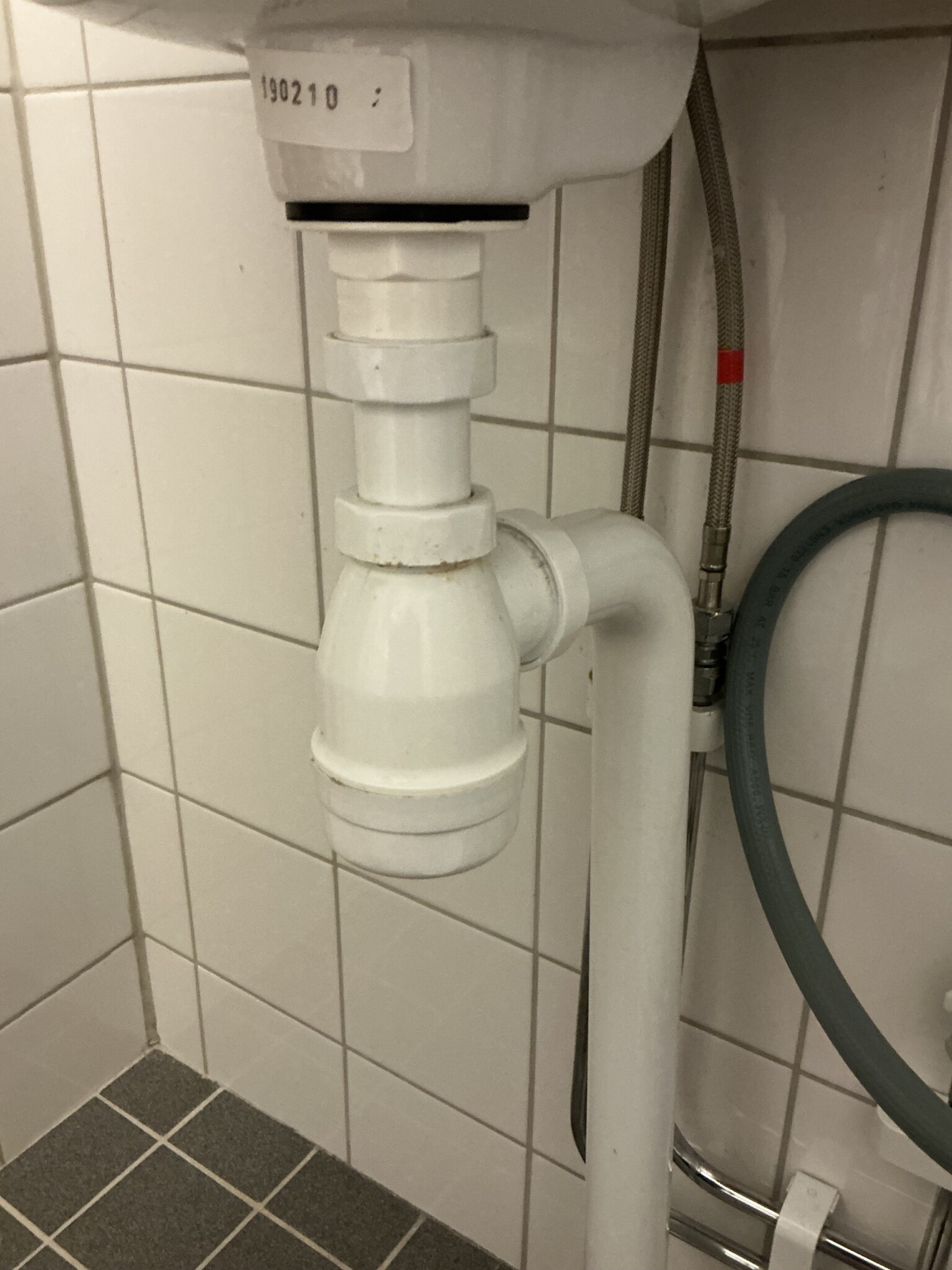 Ansluta tvättmaskin till handfat | Byggahus.se