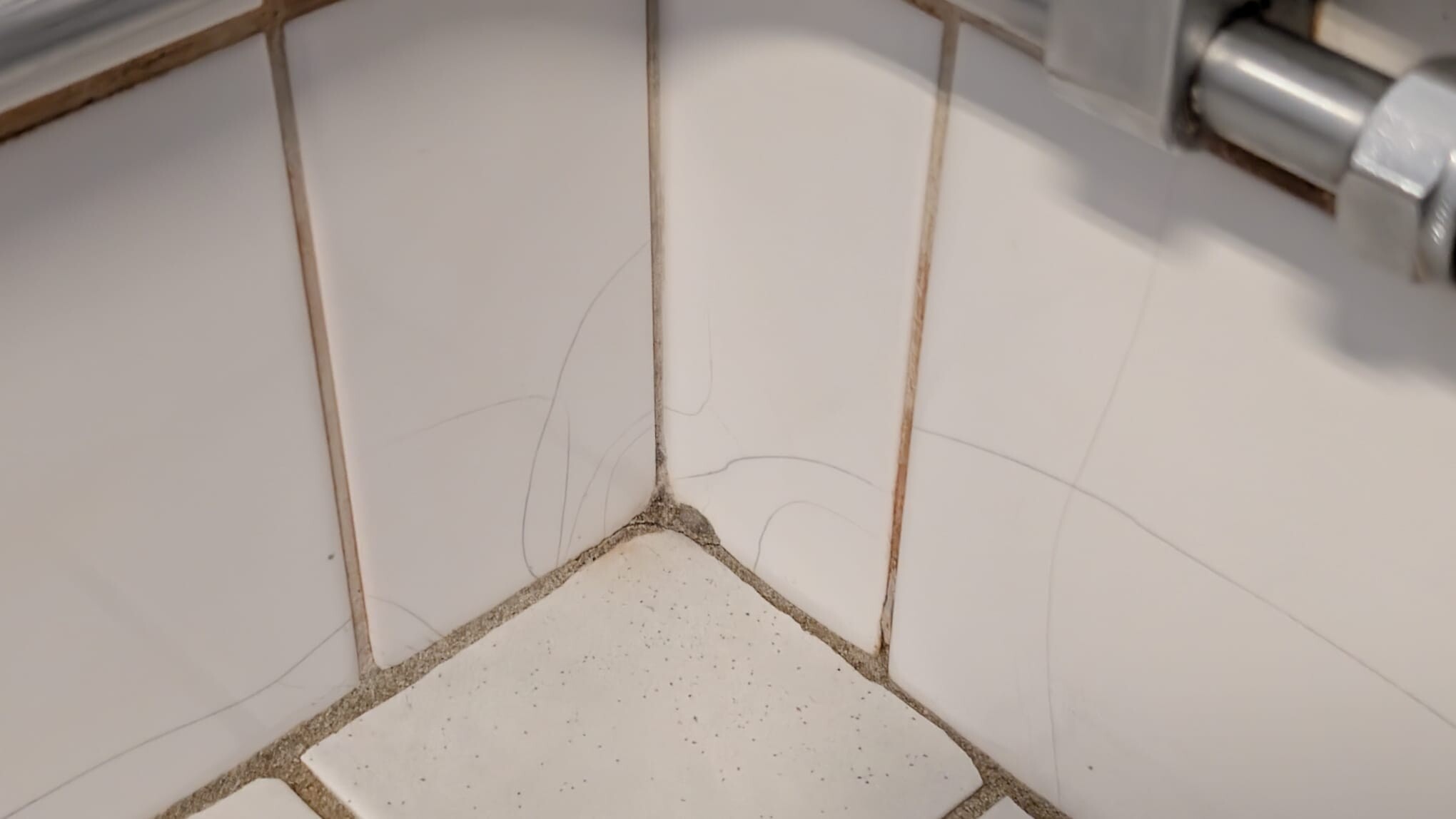 Kakelsprickor och fog badrum | Byggahus.se