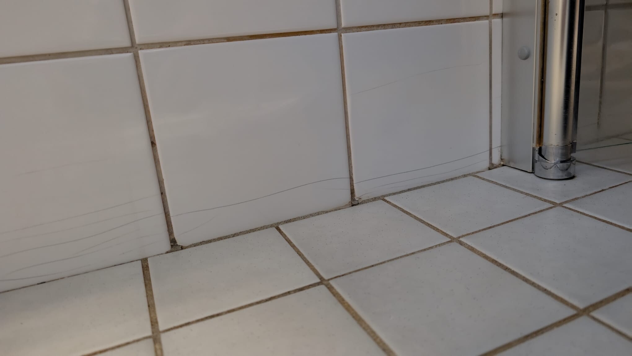 Kakelsprickor och fog badrum | Byggahus.se