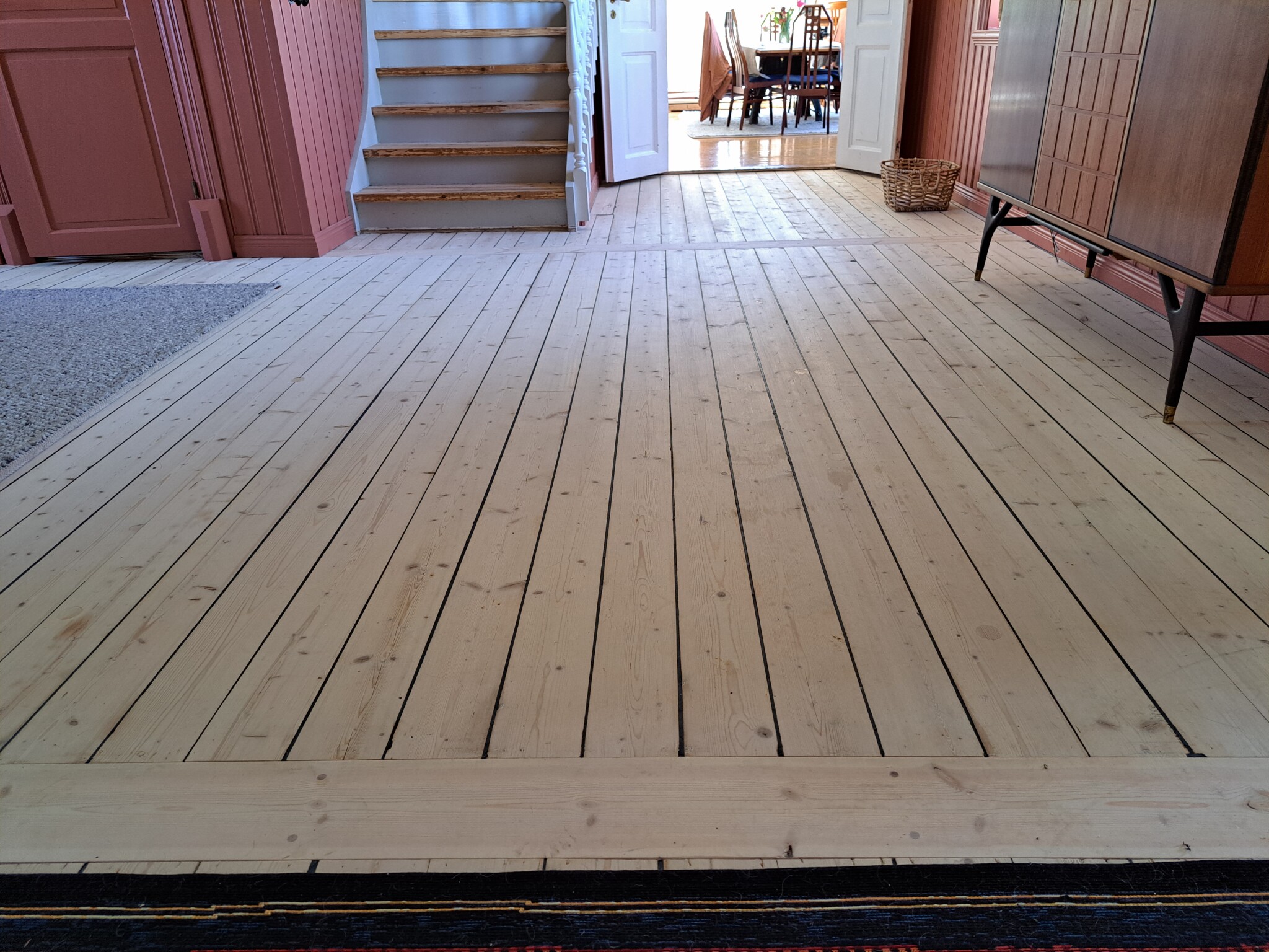 Hur (om)behandla gamla trägolv | Byggahus.se