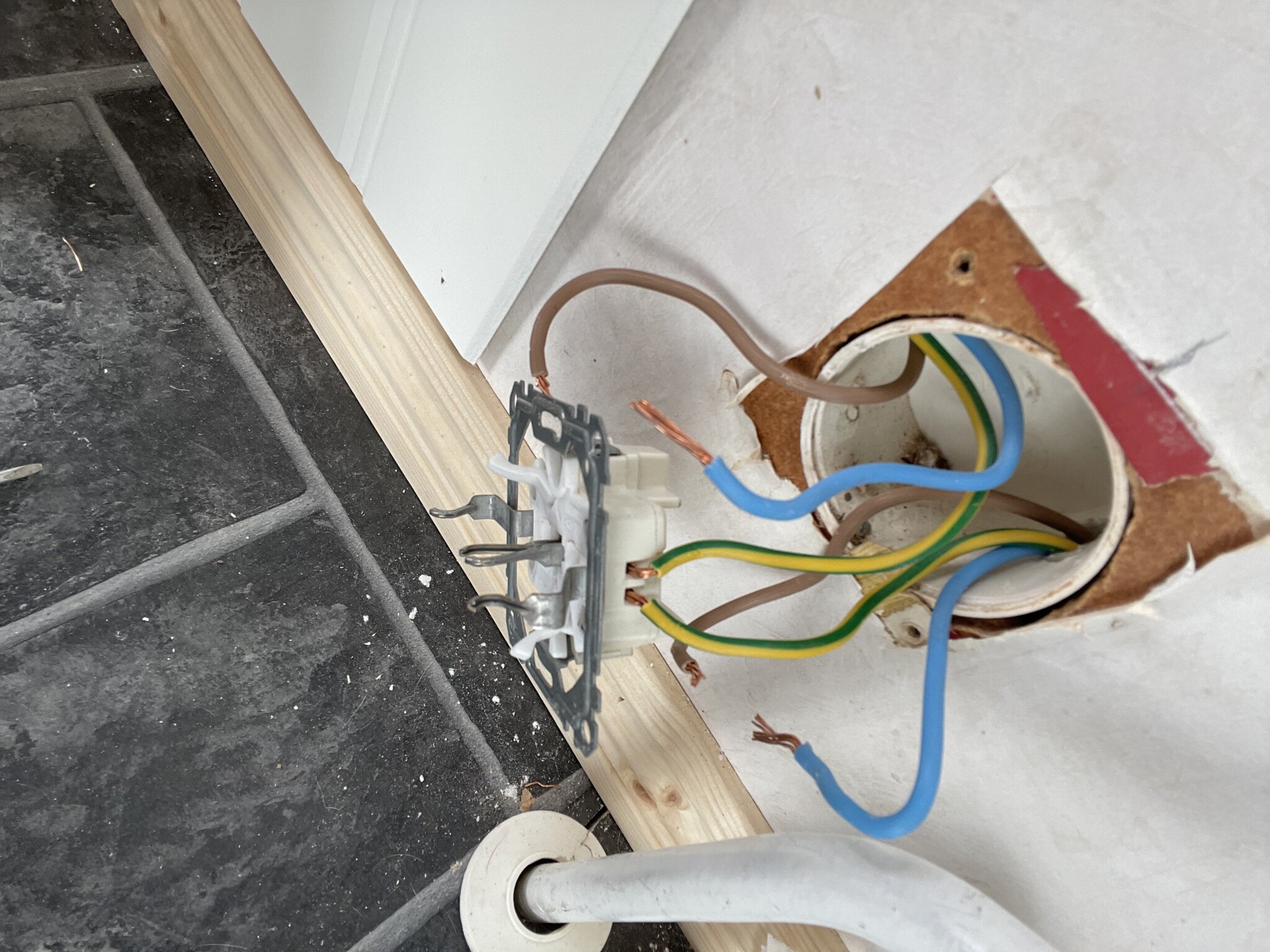 Hur lossar jag sista kabeln? | Byggahus.se