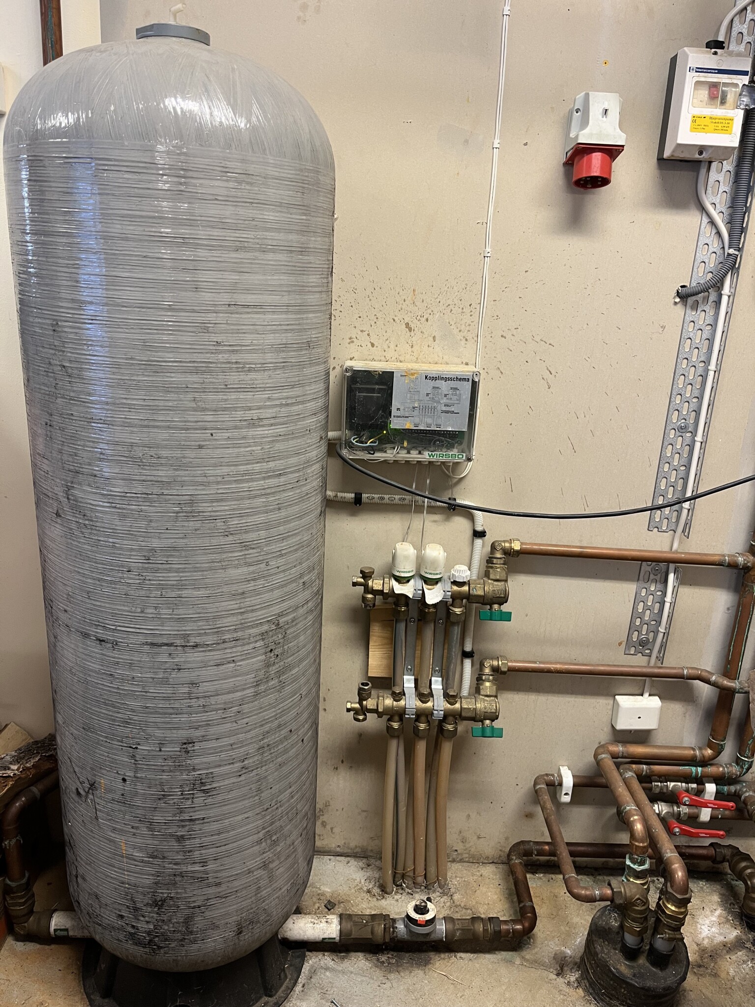 Tryck i hydrofor och påfyllning av luft | Byggahus.se