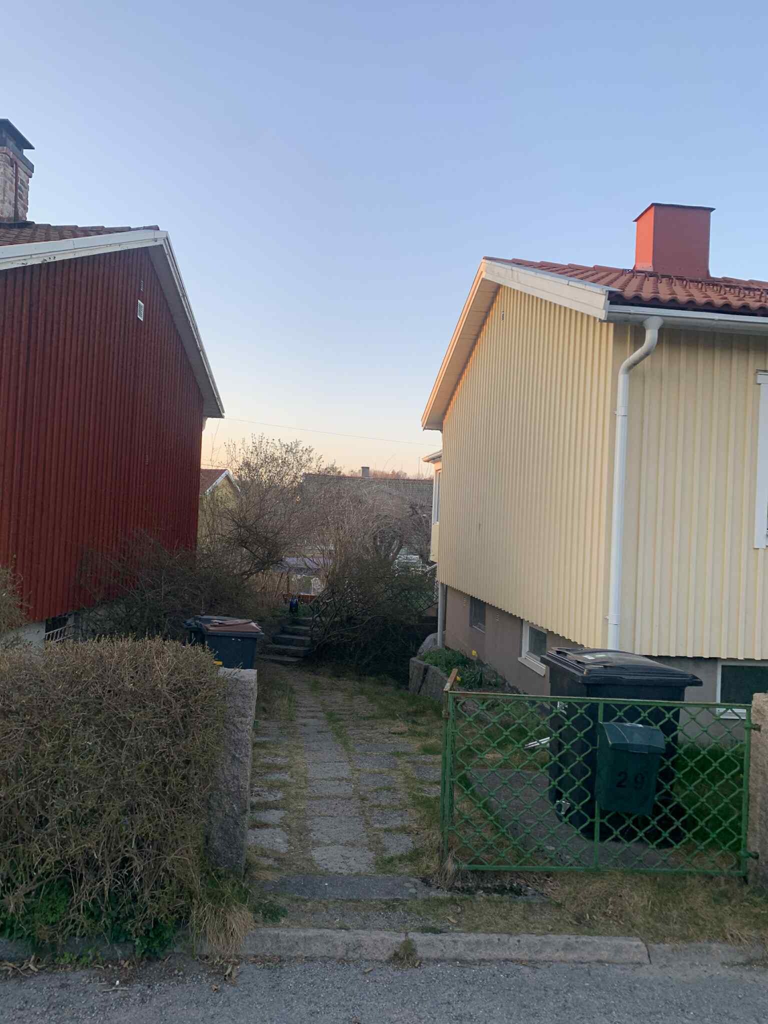 Höjdsätta entré/uppfart/infart - stödmur/ramp/trappa? | Byggahus.se