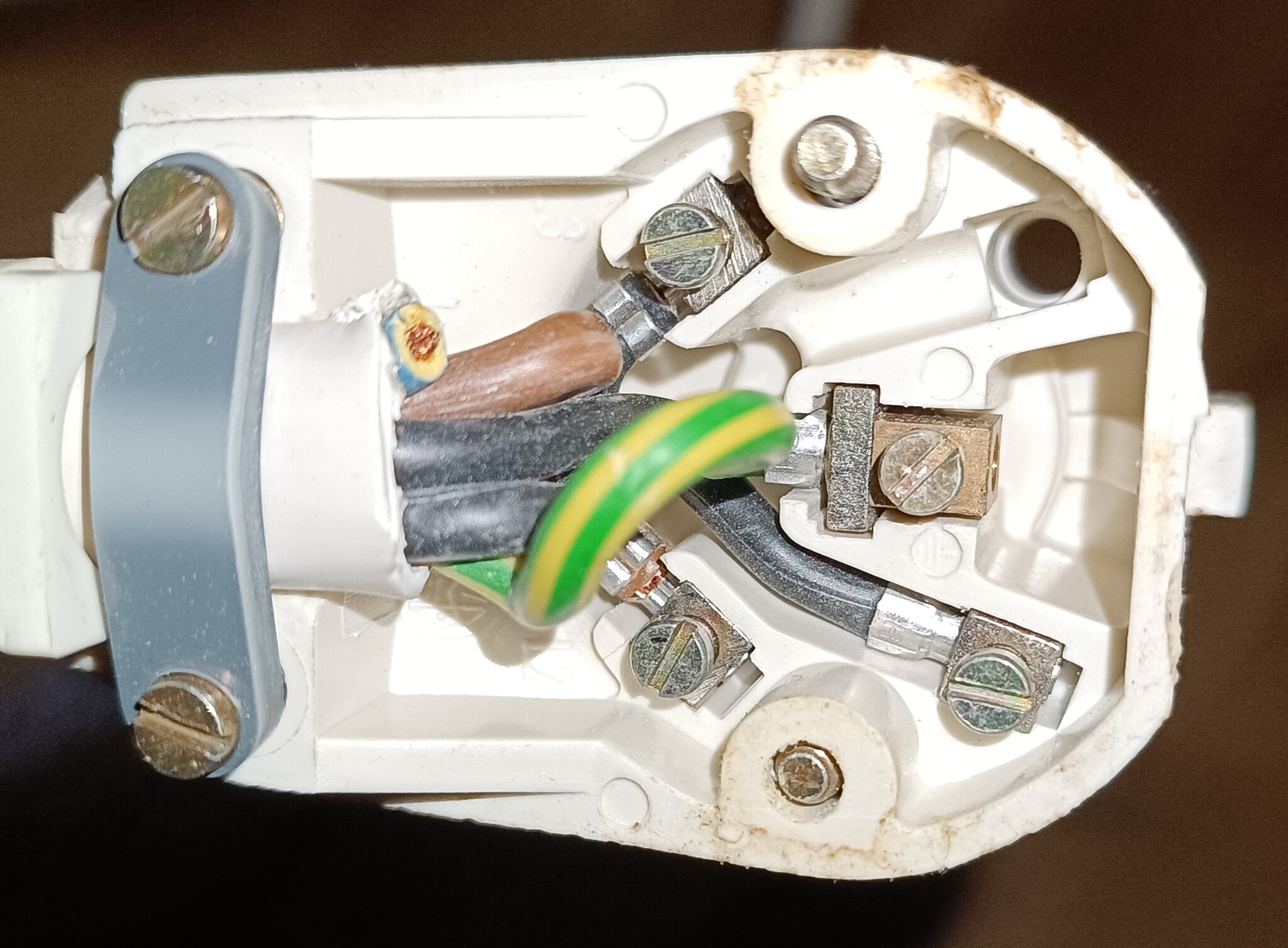 Koppla in ny bosch spis, 3 fas | Byggahus.se