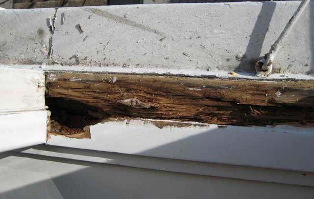 Rotten Window Frame | Byggahus.se
