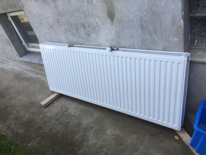 Radiator vatten 1600*600 - Haninge | Byggahus.se