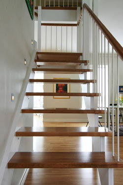 Spottar i trappan | Byggahus.se