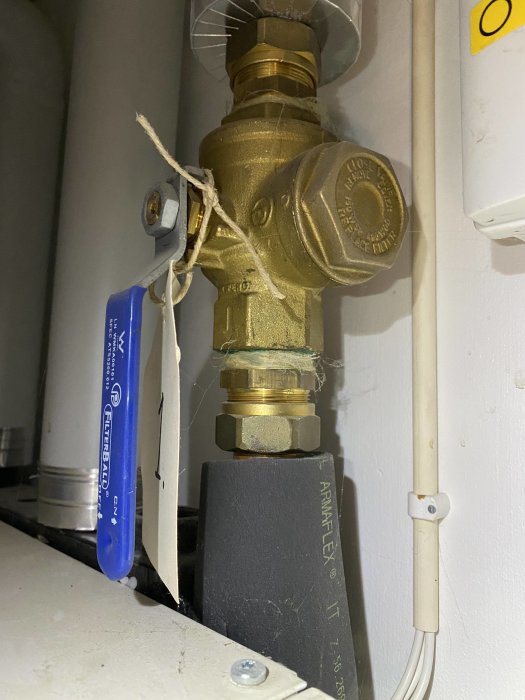 Vattenburen radiator blir inte varm, packbox eller annat? | Byggahus.se