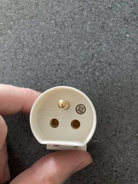 Byta uttag(taklampa) | Byggahus.se