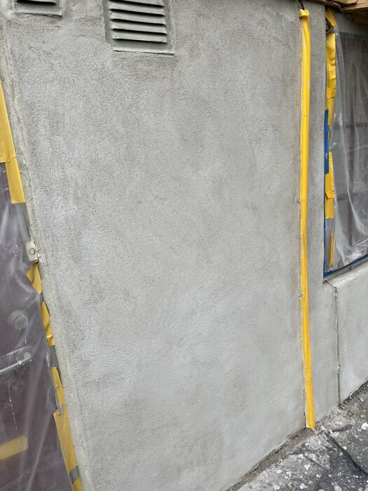 Nypustad sockel gammalt hus - ok finish för målning? | Byggahus.se